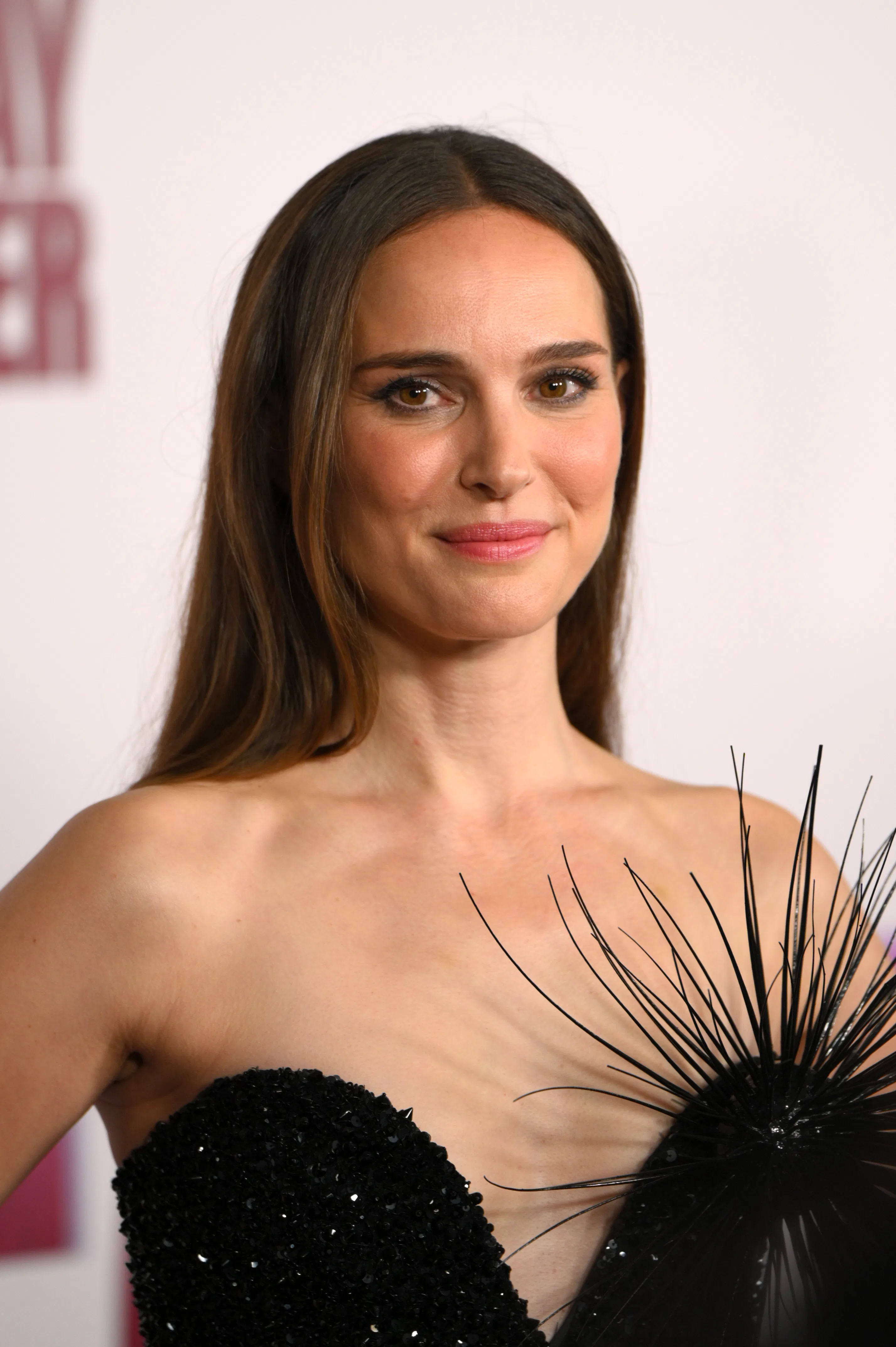 Natalie Portman & the Cast of 'May December' Make an Edgy Premiere ...