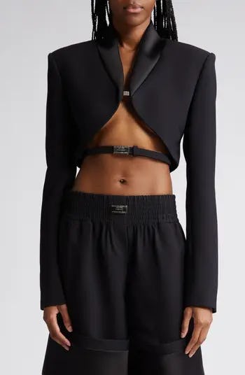 How To Wear A Belt This Season, As Seen On The Runways