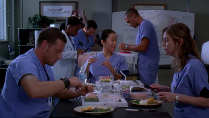 The 'Grey's Anatomy' Thanksgiving Episodes Deserve A Rewatch