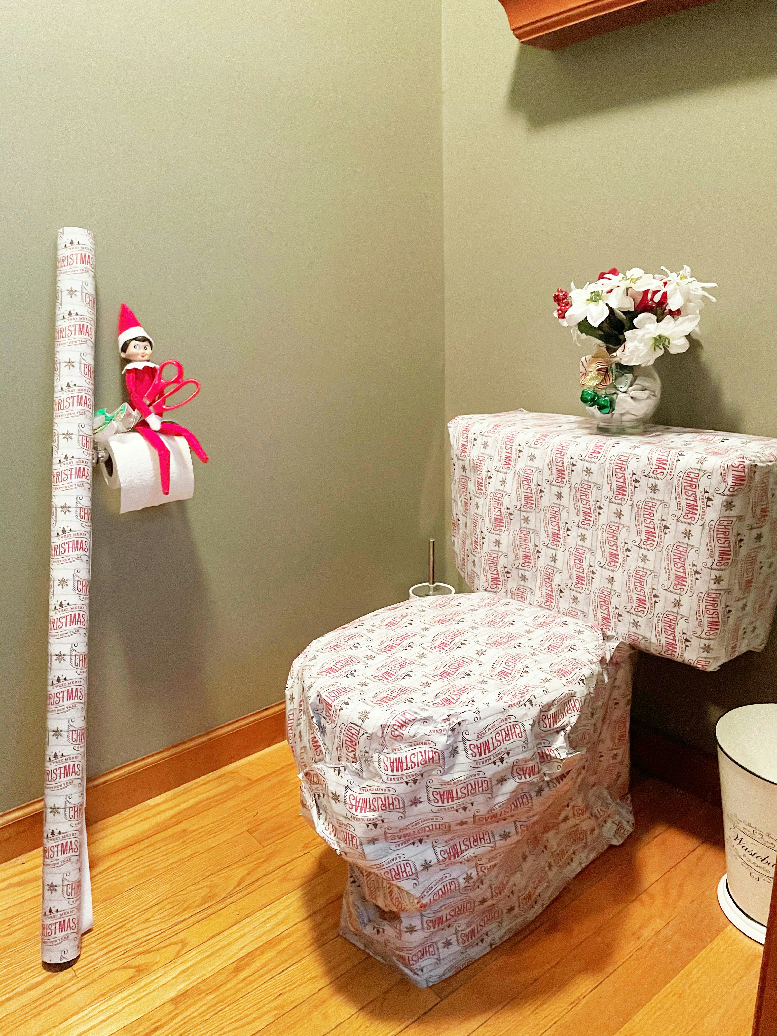 16 Elf On The Shelf Bathroom Ideas That Are Super Easy To Pull Off
