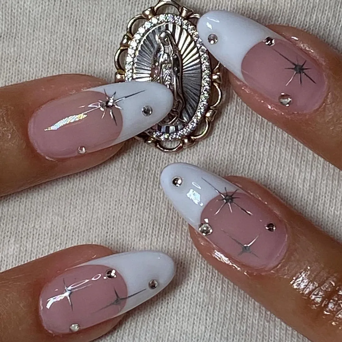 15 Trendy 3D Chrome Nail Designs For Winter 2024 & Beyond