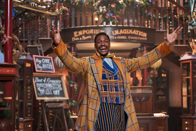 10 Christmas Movies You Can Watch With Tweens