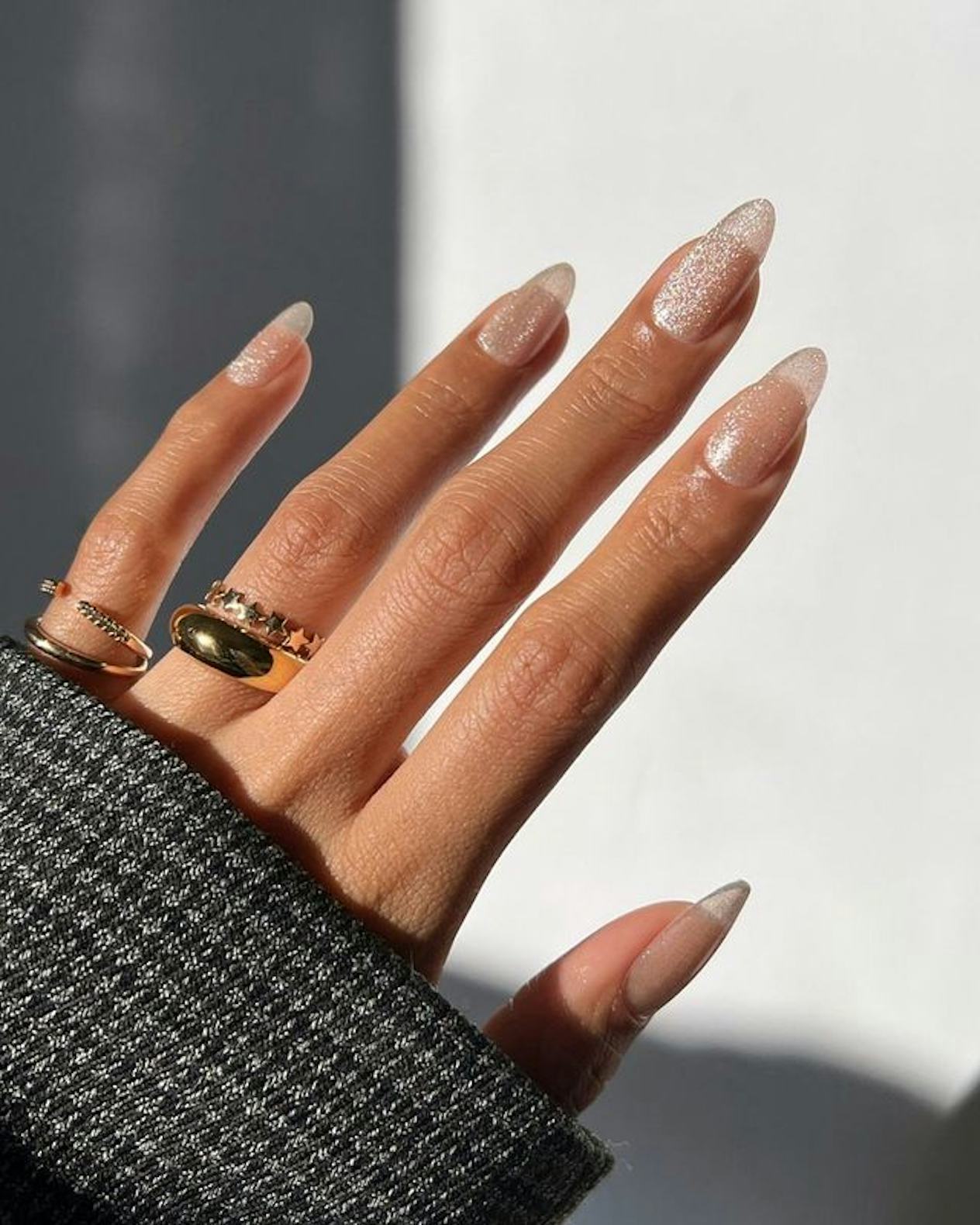 Oyster Nails Take The Mermaidcore Mani Trend To New Heights
