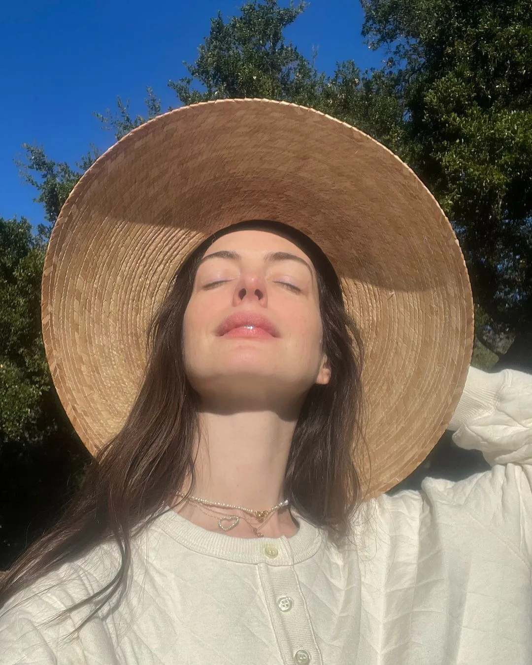 These Makeup-Free Celebrity Selfies Radiate Beauty and Confidence