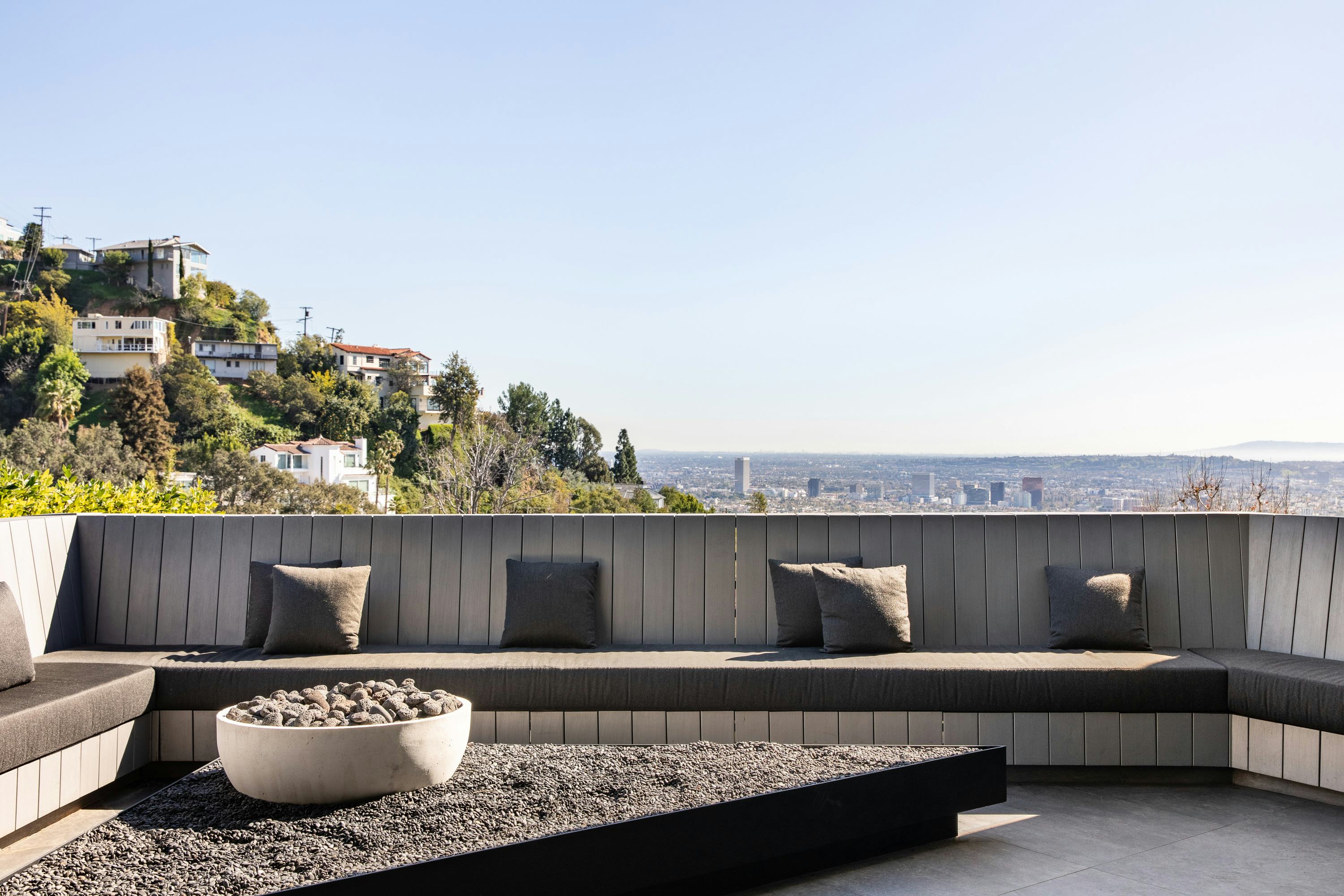 Charli & Dixie D'Amelio's House Is On Airbnb For Free In February