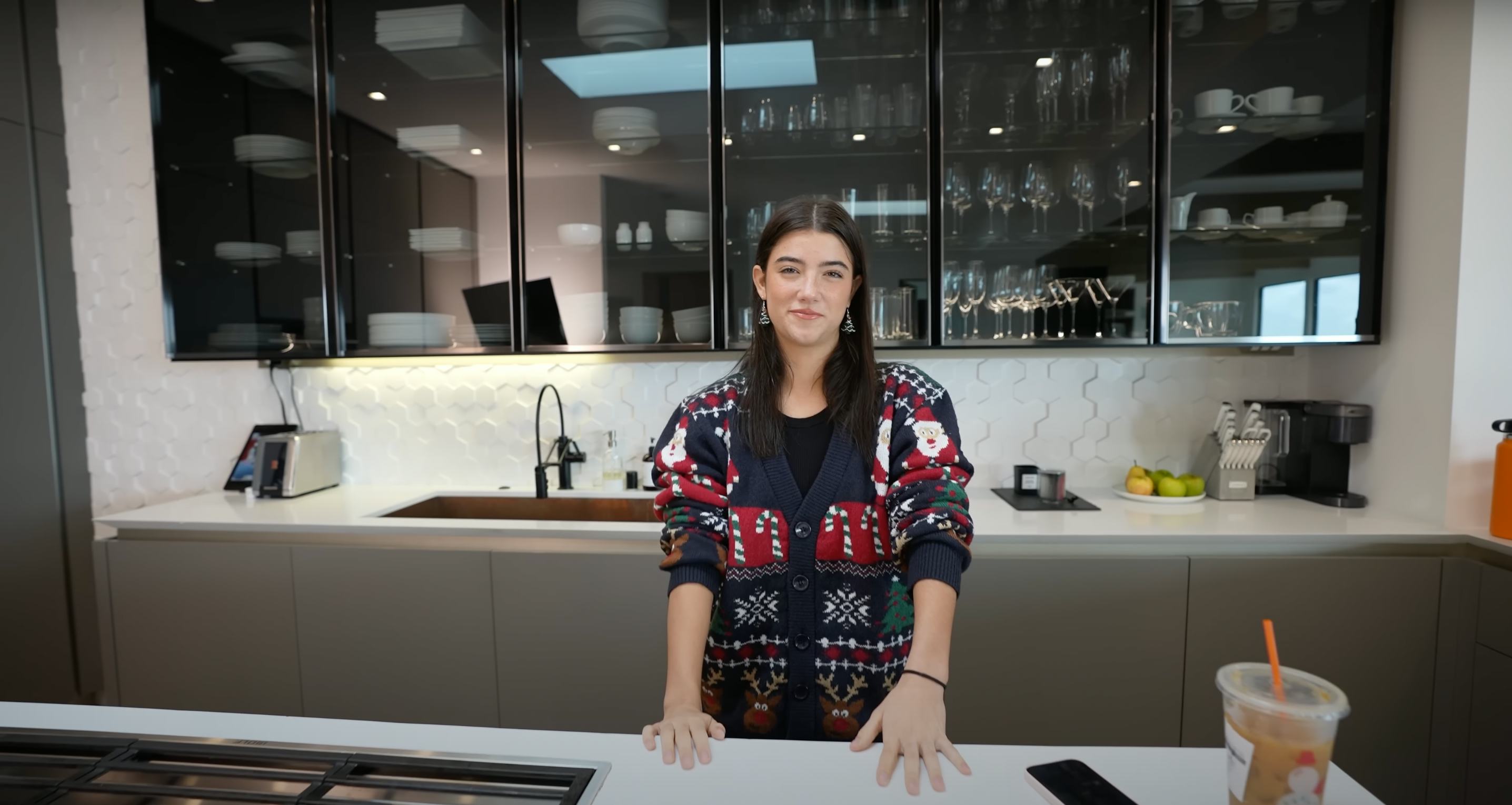 Charli & Dixie D'Amelio's House Is On Airbnb For Free In February