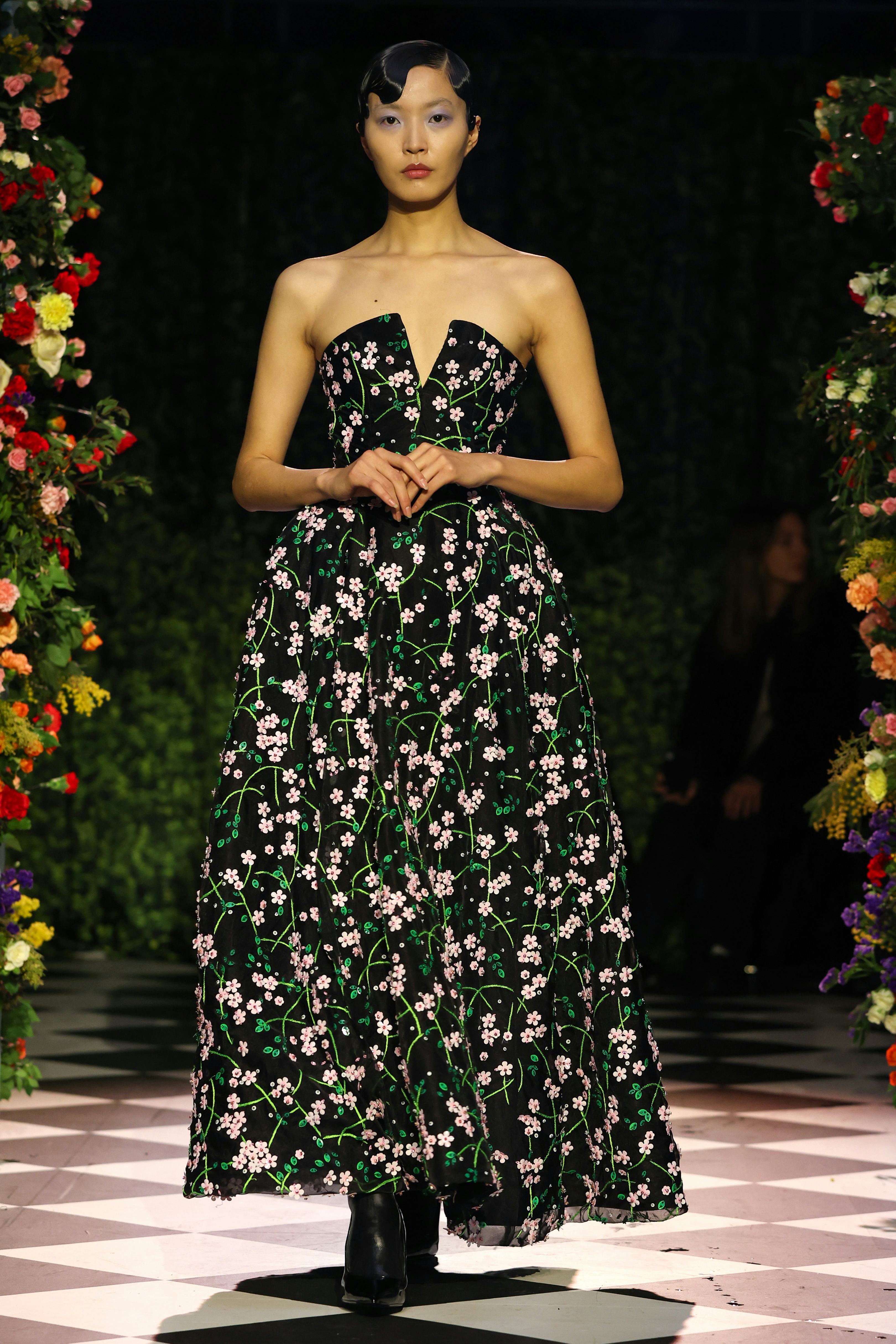 Richard Quinn Fall 2023 London Fashion Week Review: BDSM Meets Bridal