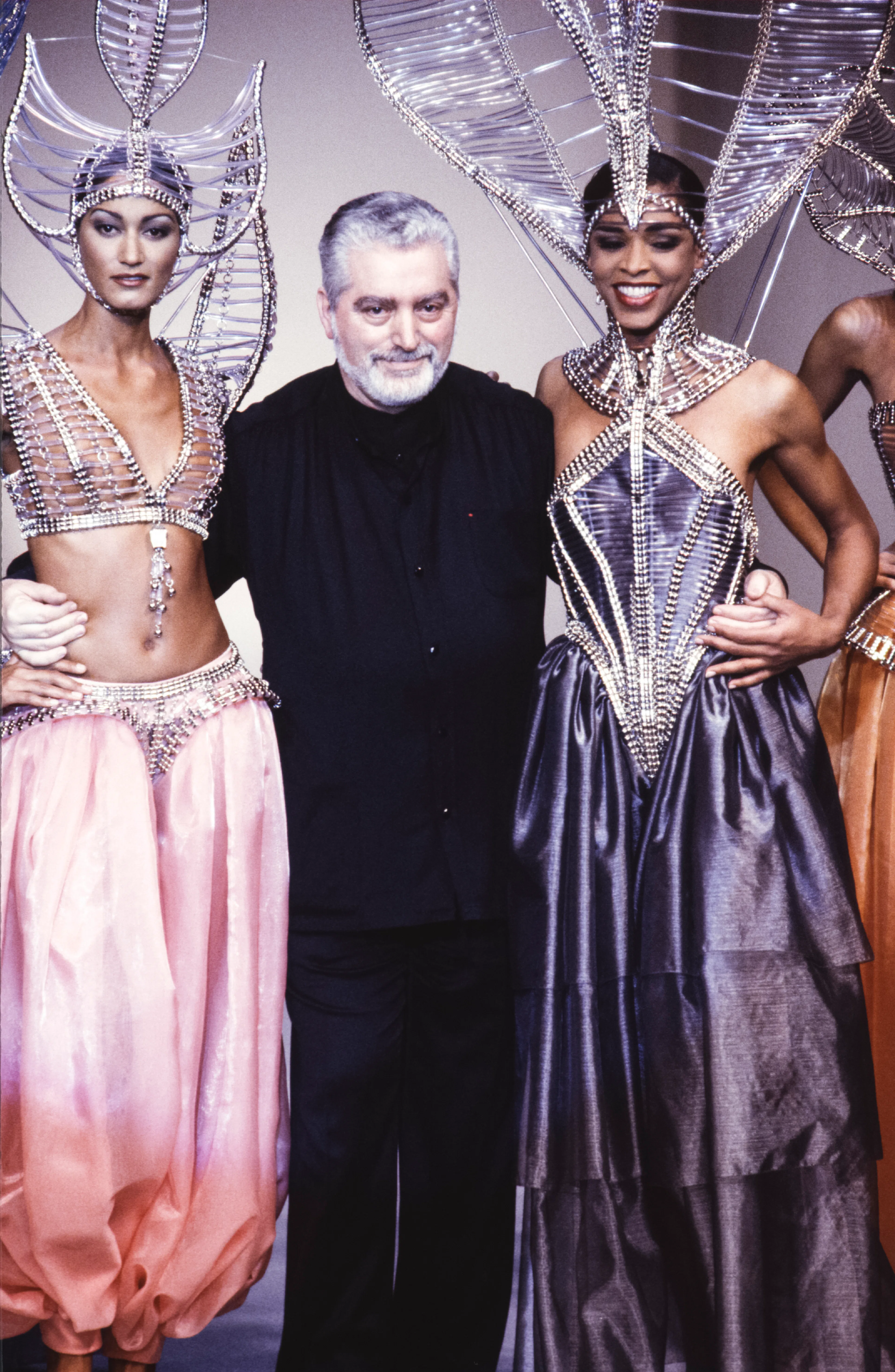 Paco Rabanne, Purveyor of Space-Age Fashion, Dies at 88