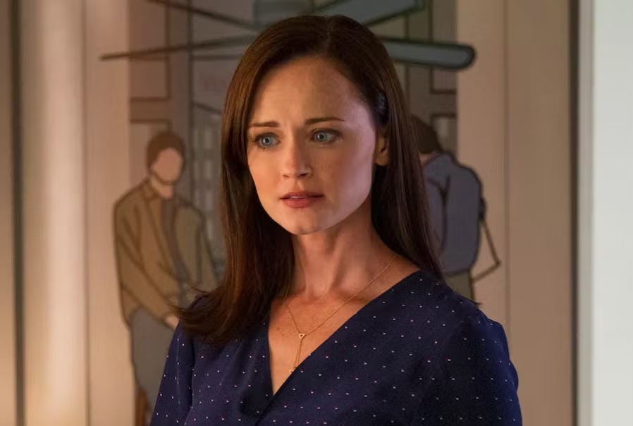 'Gilmore Girls' Costumer Reveals Rory's Baby Daddy On TikTok