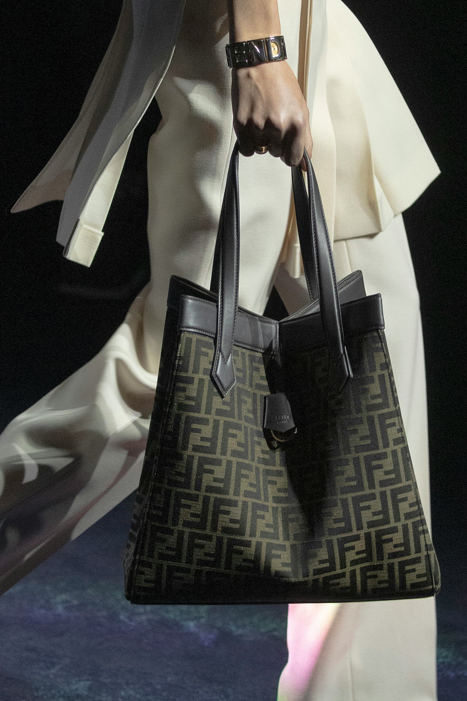 Fall 2023 Bag Trends: The 4 Biggest Styles From the Runway