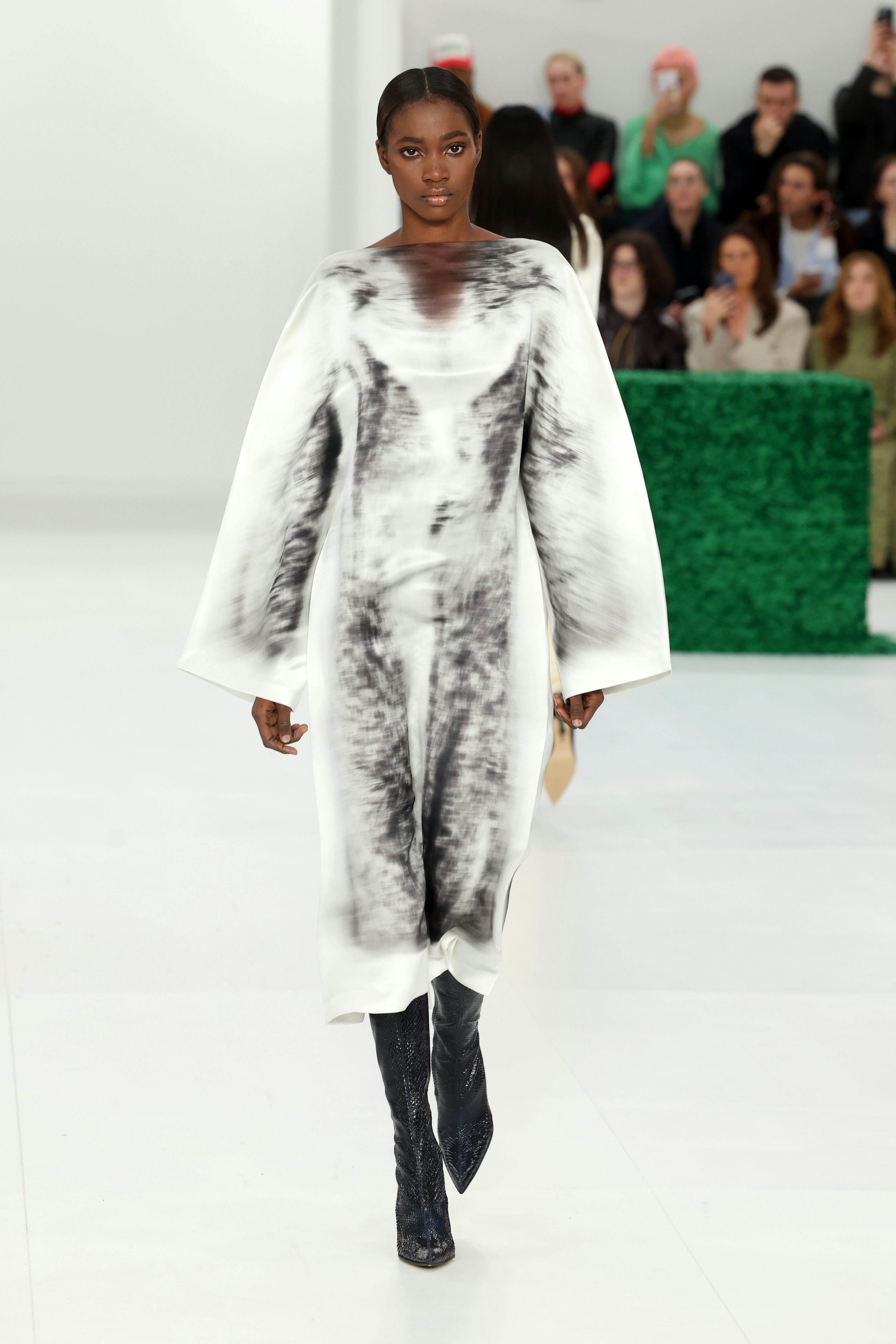 Loewe Fall 2023 Paris Fashion Week Review: Normcore Redux