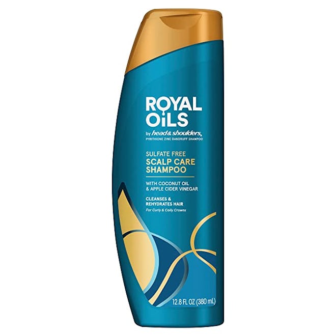 The 5 Best Dandruff Shampoos For Curly Hair