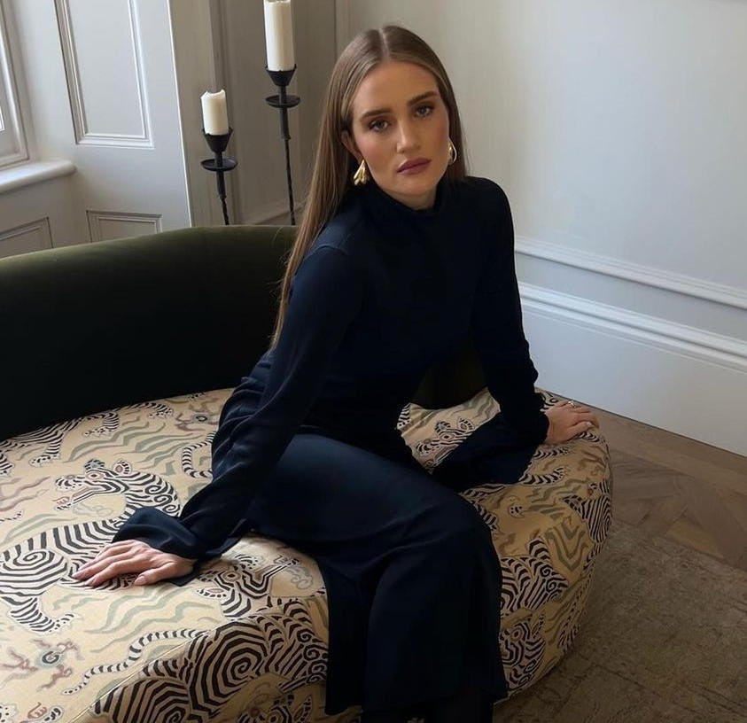 Hailey Bieber's Drop Earrings From Bottega Veneta Make a Grand Style ...