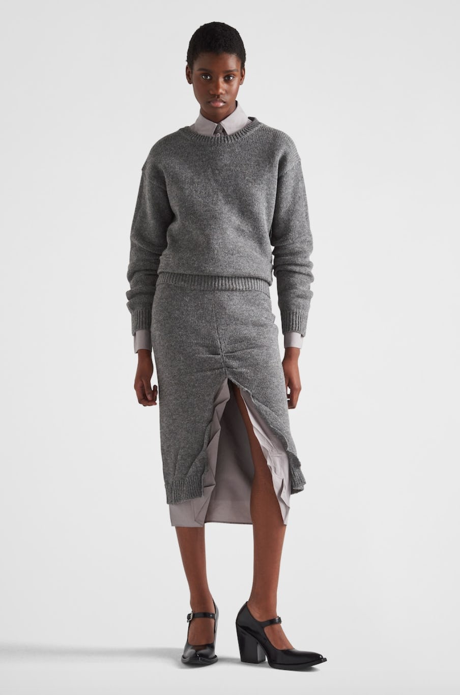 Can Gen Z & Minimalism Mix? Here's How They Approach The Wardrobe ...