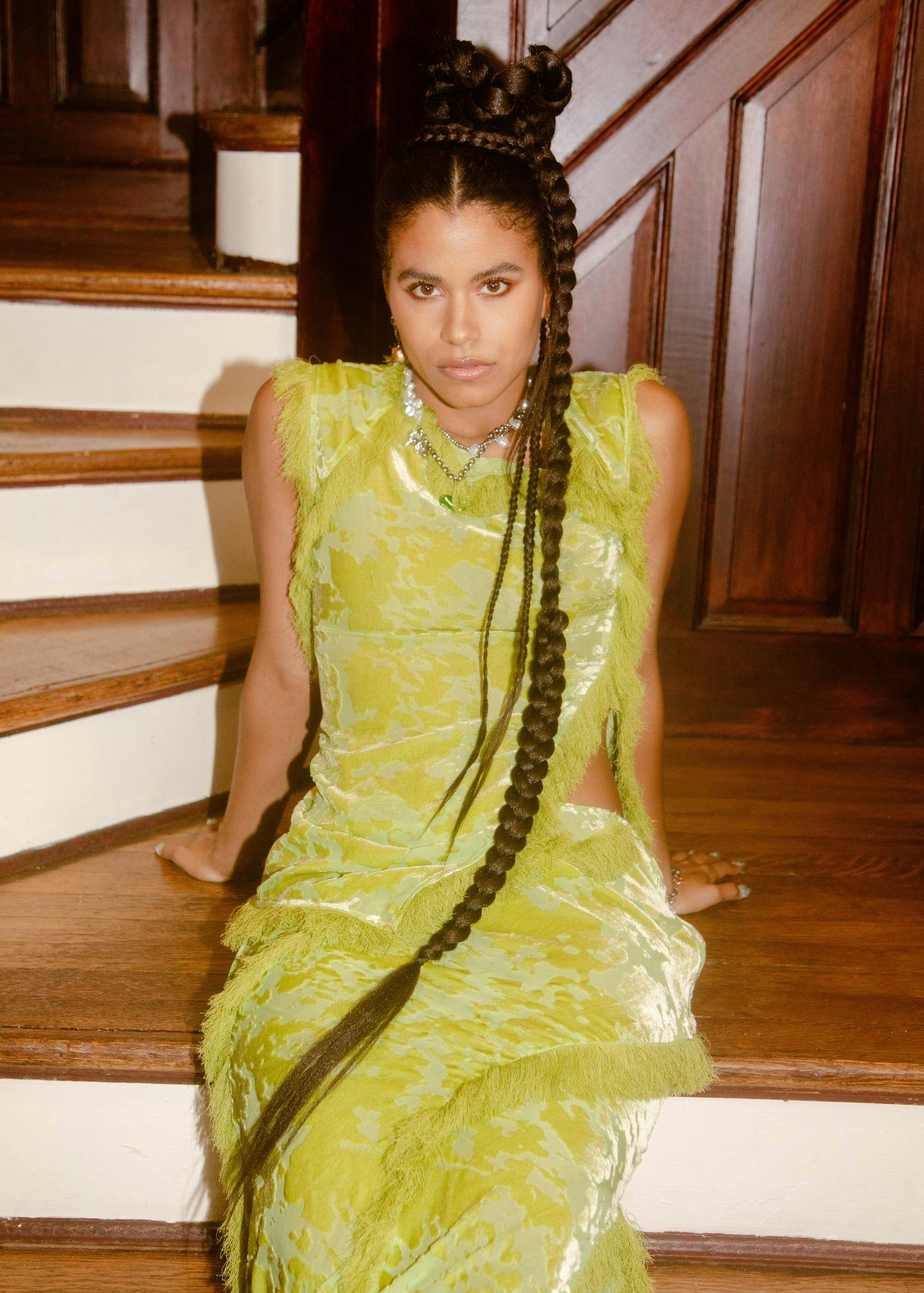 Zazie Beetz's GQ Awards Makeup Goes For Maximum Radiance & Glow