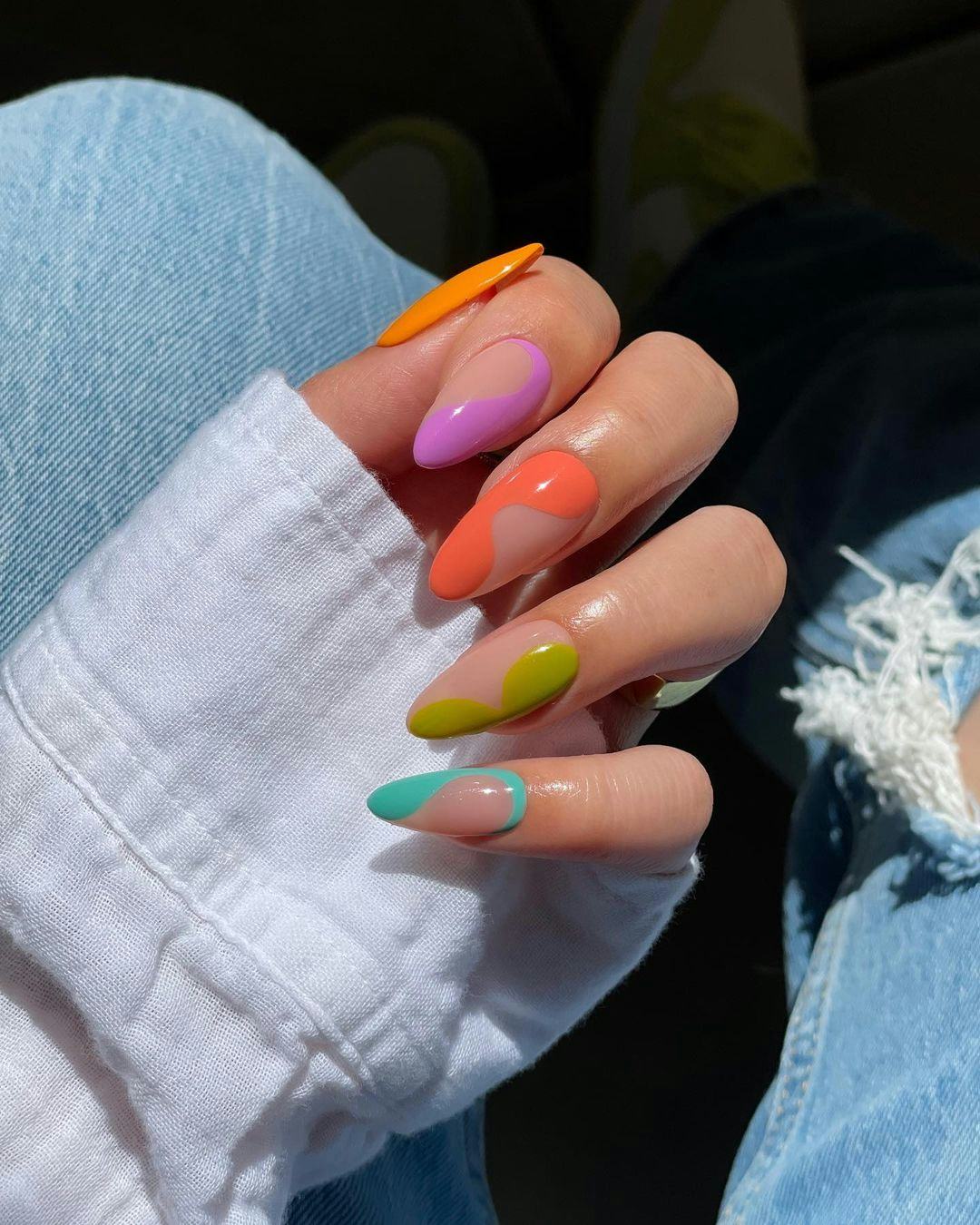 25 Camera-Ready Vacation Nail Ideas That Will Pop In All Your Pics