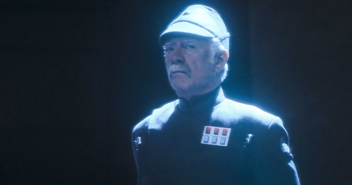 Star Wars Just Rebooted A Fan Favorite Villain — And It Could Fix A Major Canon Headache