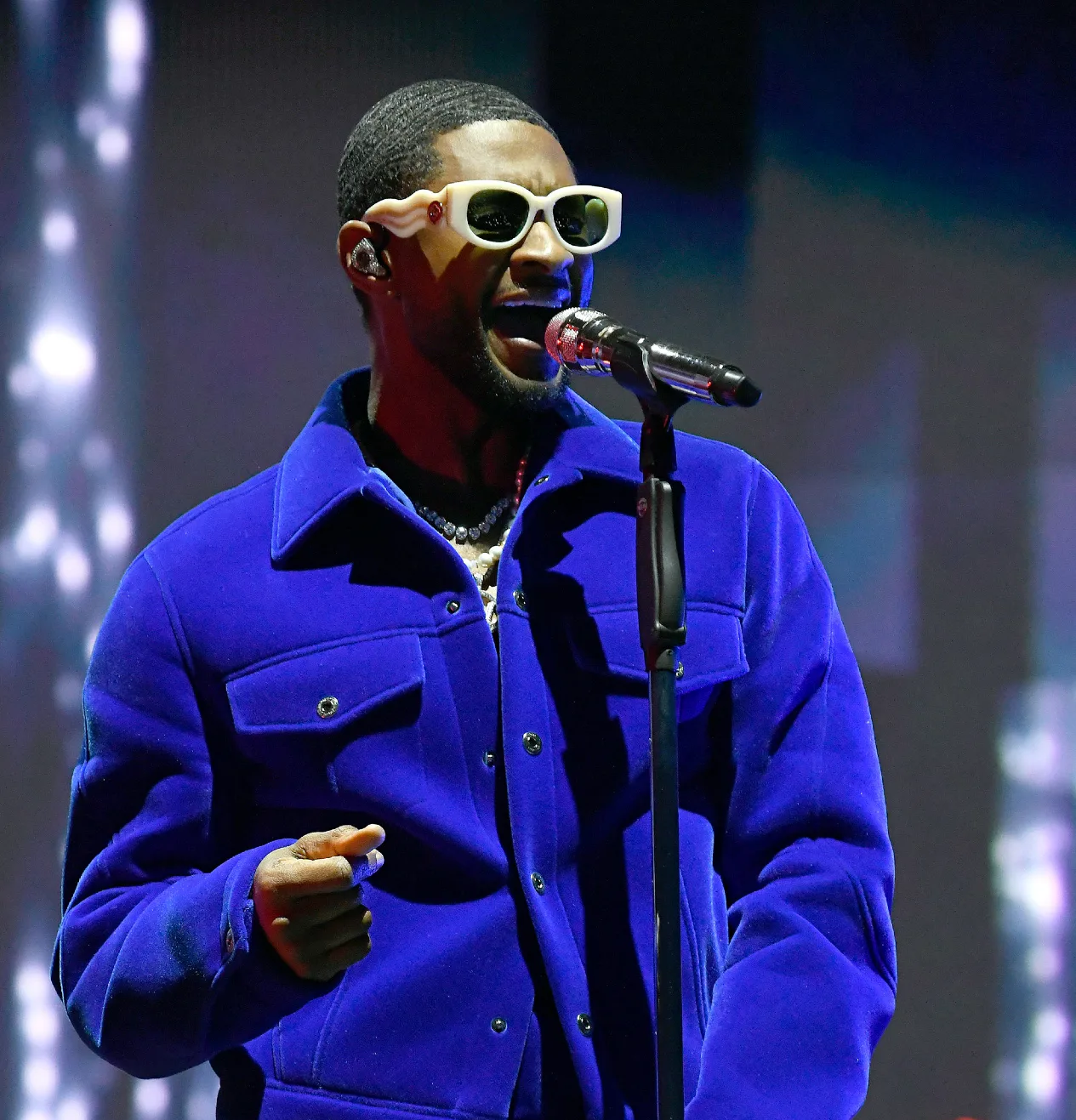 Usher Fooled Concertgoers With A Controversial Beyonce Prank