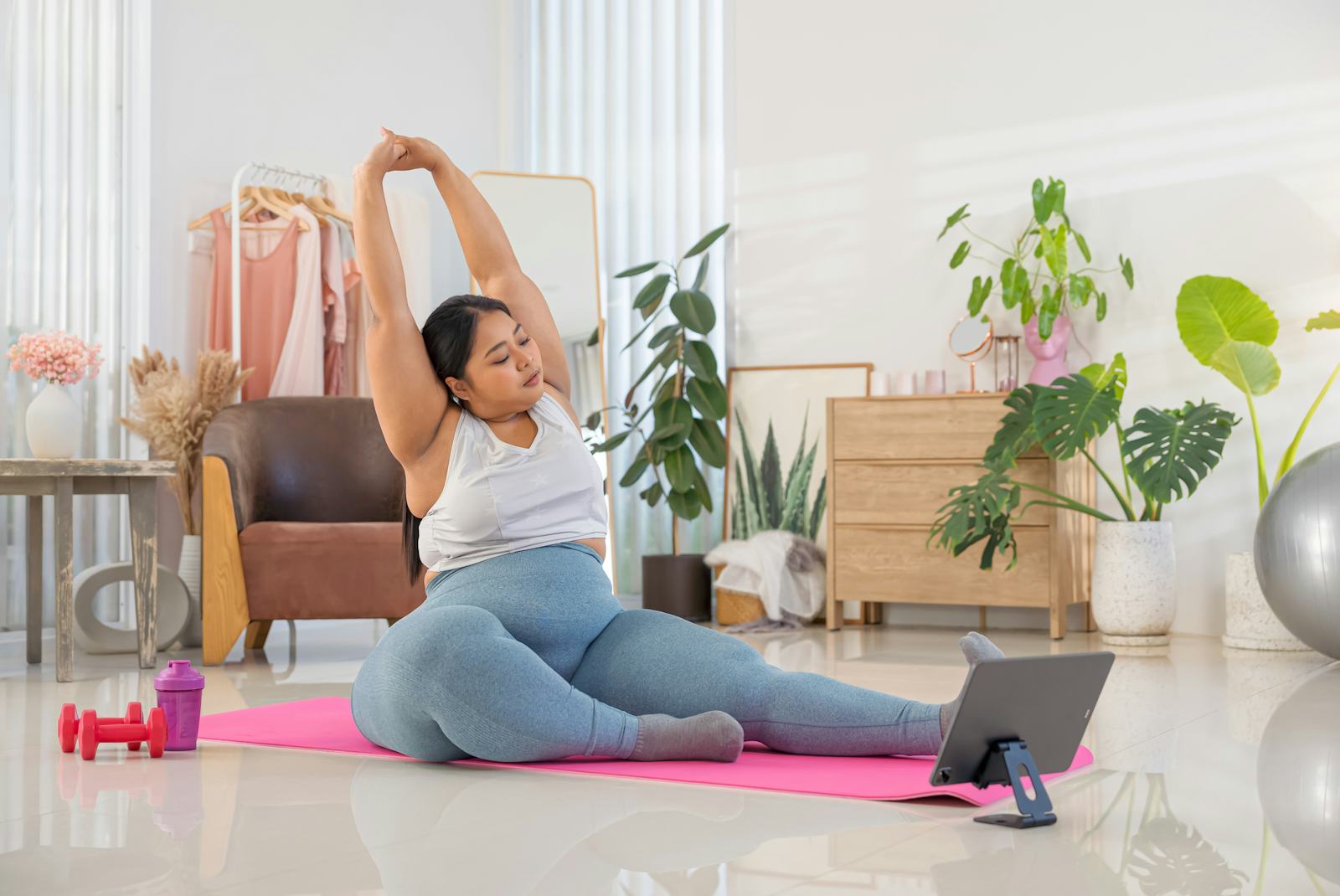 TikTok's 3-2-8 Fitness Method Is A Trainer-Approved Workout Plan