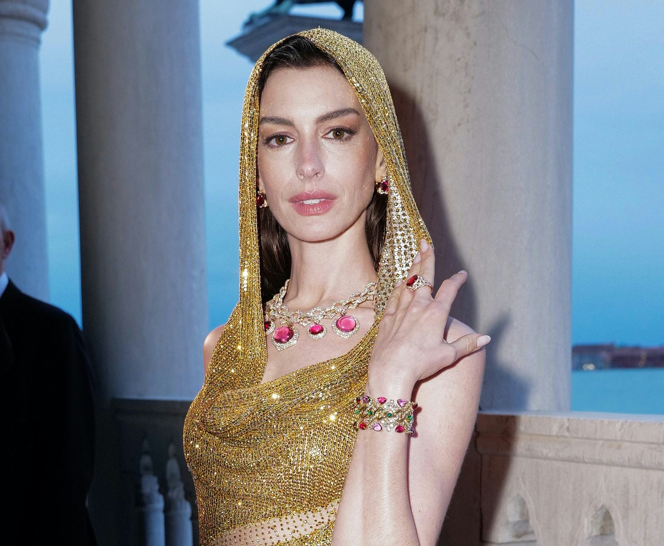 Anne Hathaway’s Best Red Carpet Looks Would Make Miranda Priestly Proud