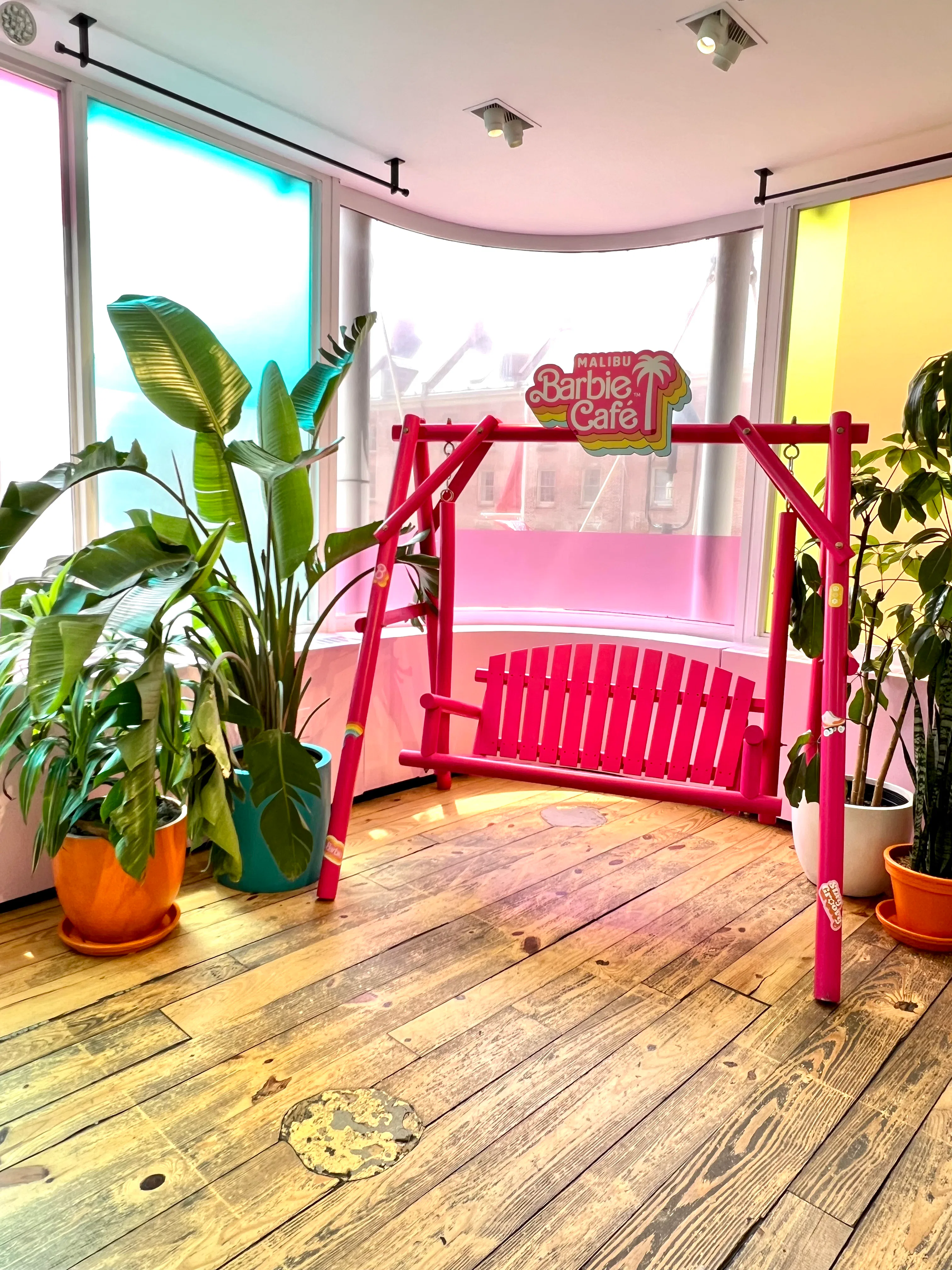 I Went To NYC's Malibu Barbie Cafe & There Are So Many Photo Opps