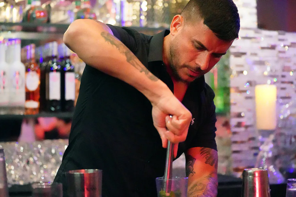 I Tried 'Vanderpump's Pump-Tini Recipe For A Boozy Finale Sip