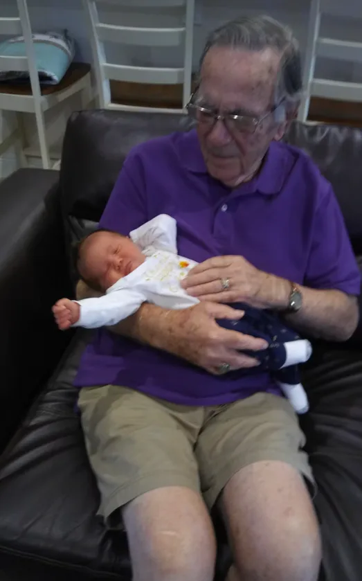 11 Photos Of Brand New Grandparents Meeting Their Grandbabies For The ...