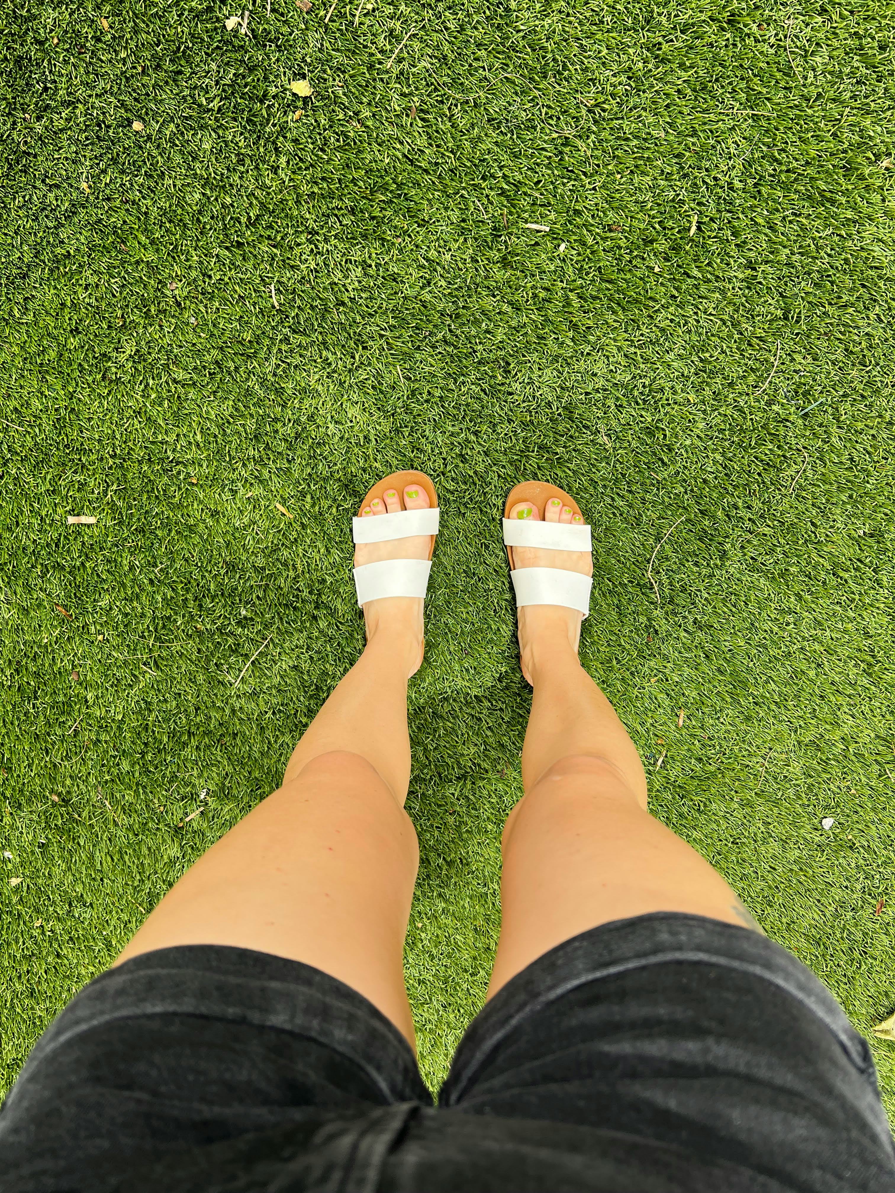 A B.Tan Glow Your Own Way Tan Gel Review, From Your Very Pale BFF