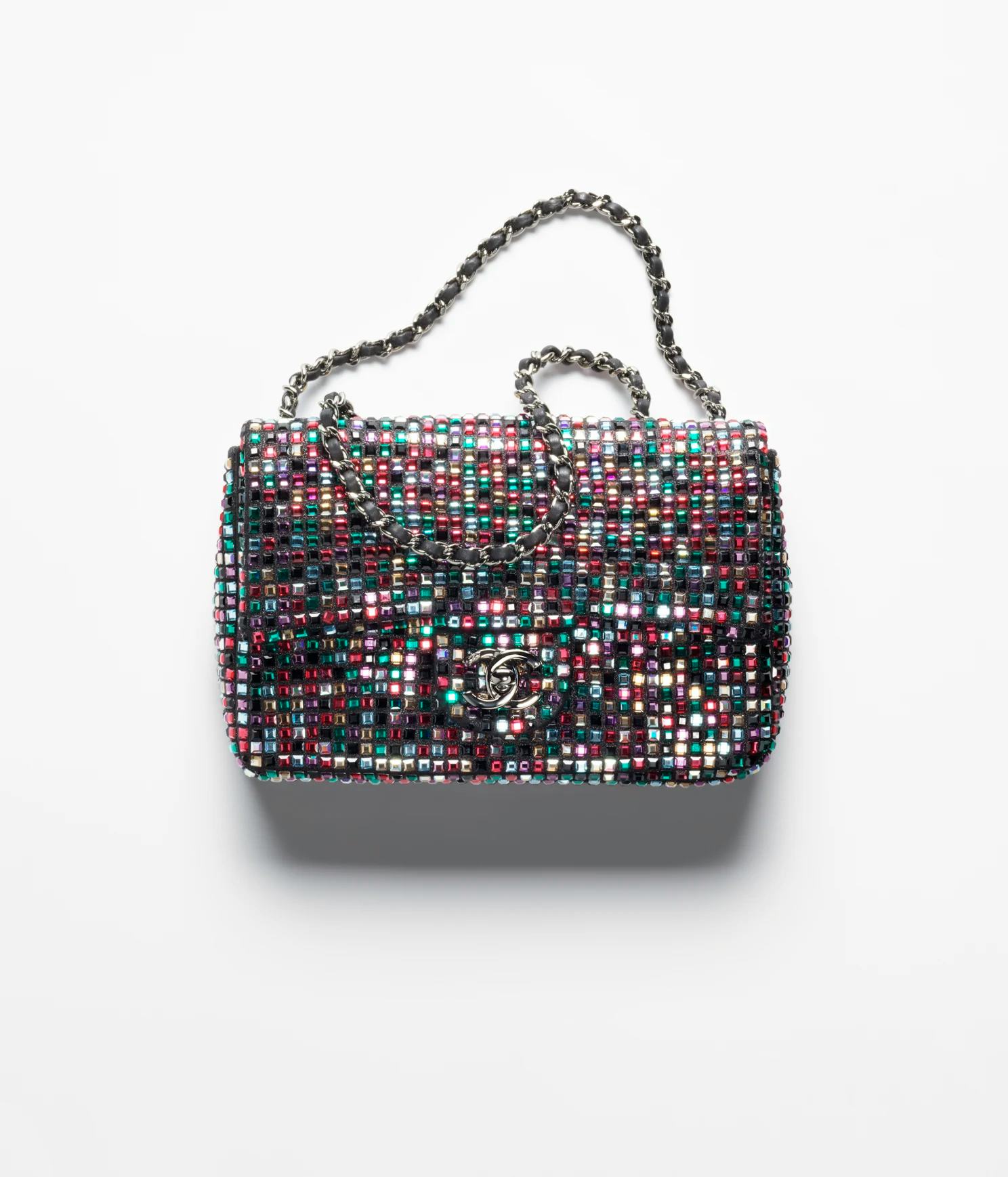 Chanel’s Mini Flap Is The Official Bag Of The “Old Money” Aesthetic