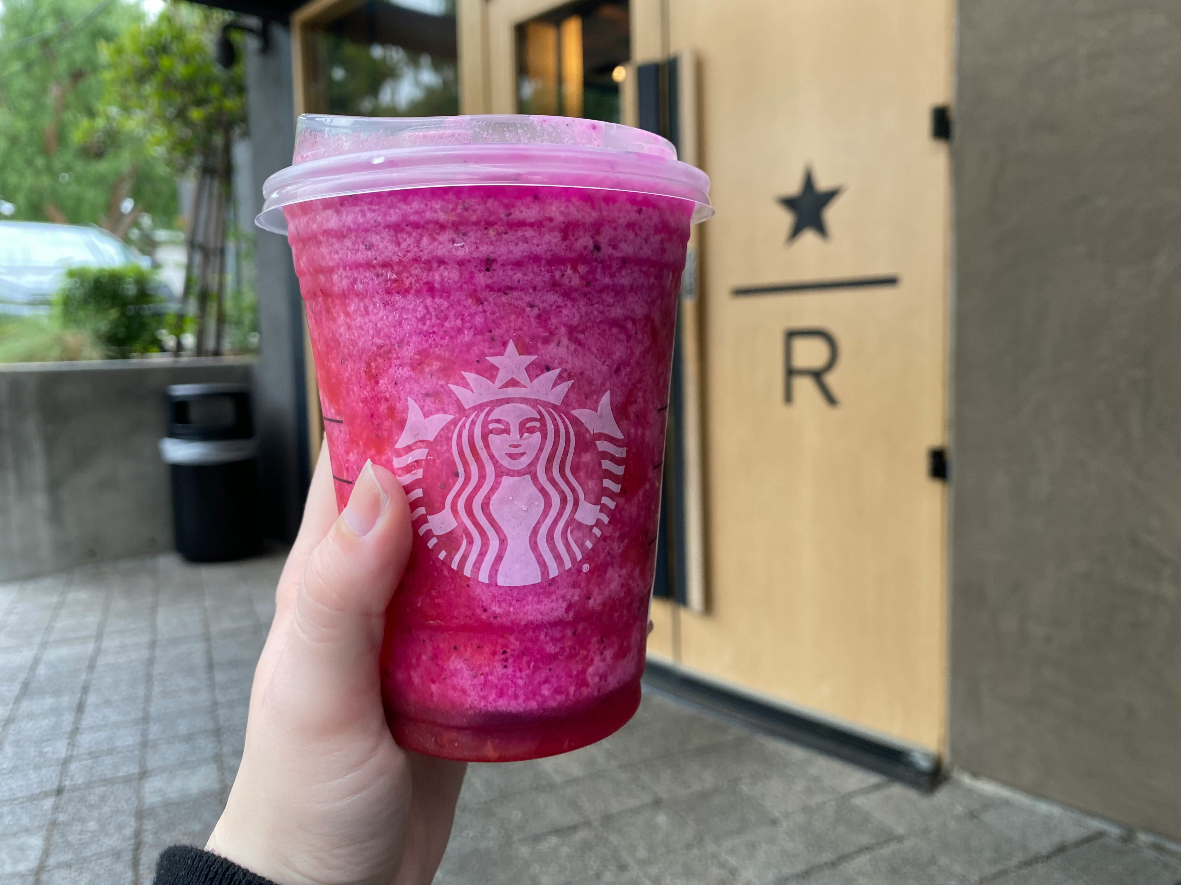 I Tried Starbucks' Frozen Lemonade Refreshers For Summer Sips