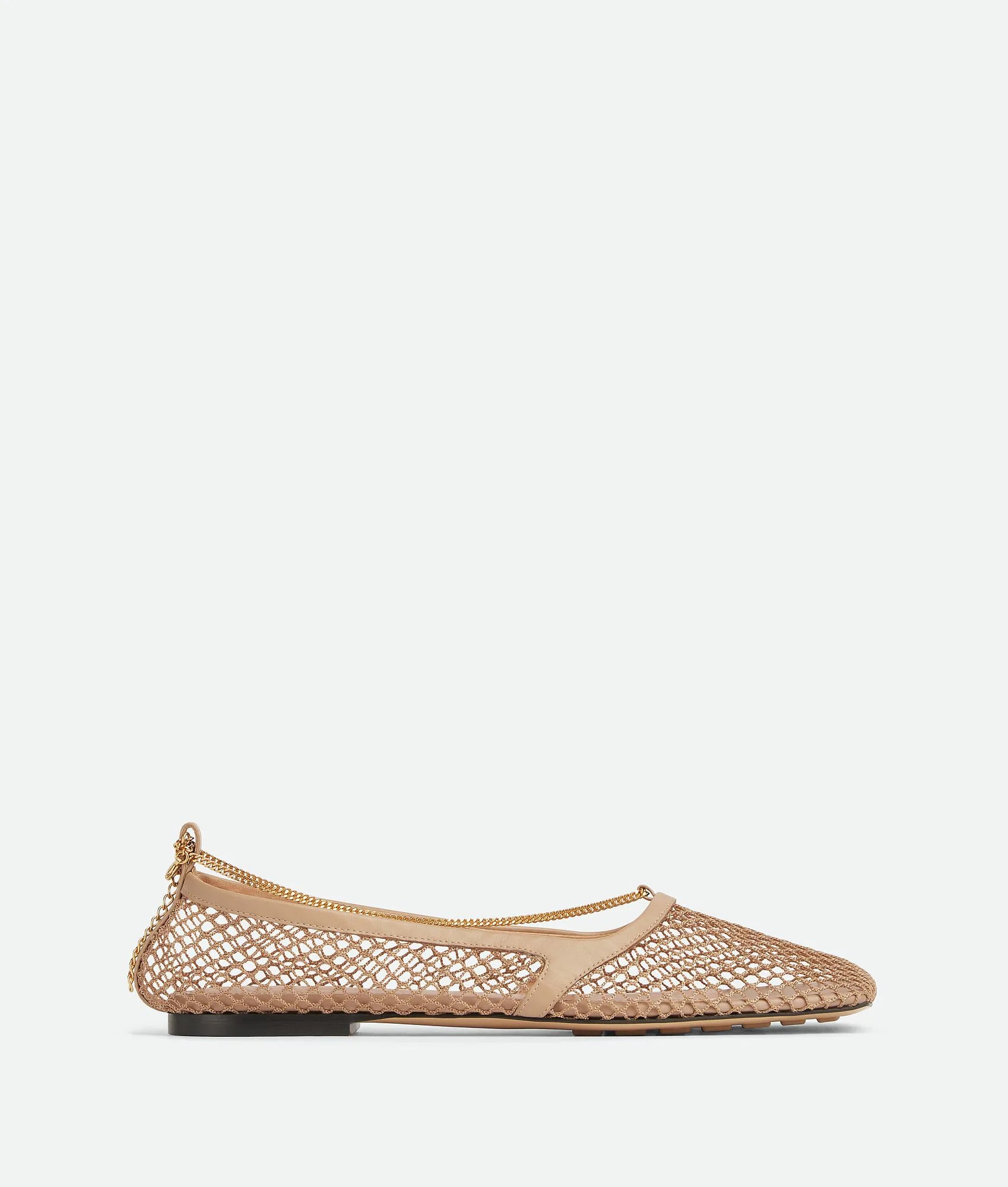 Mesh Flats Have Taken Over Everyone's Instagram Feeds