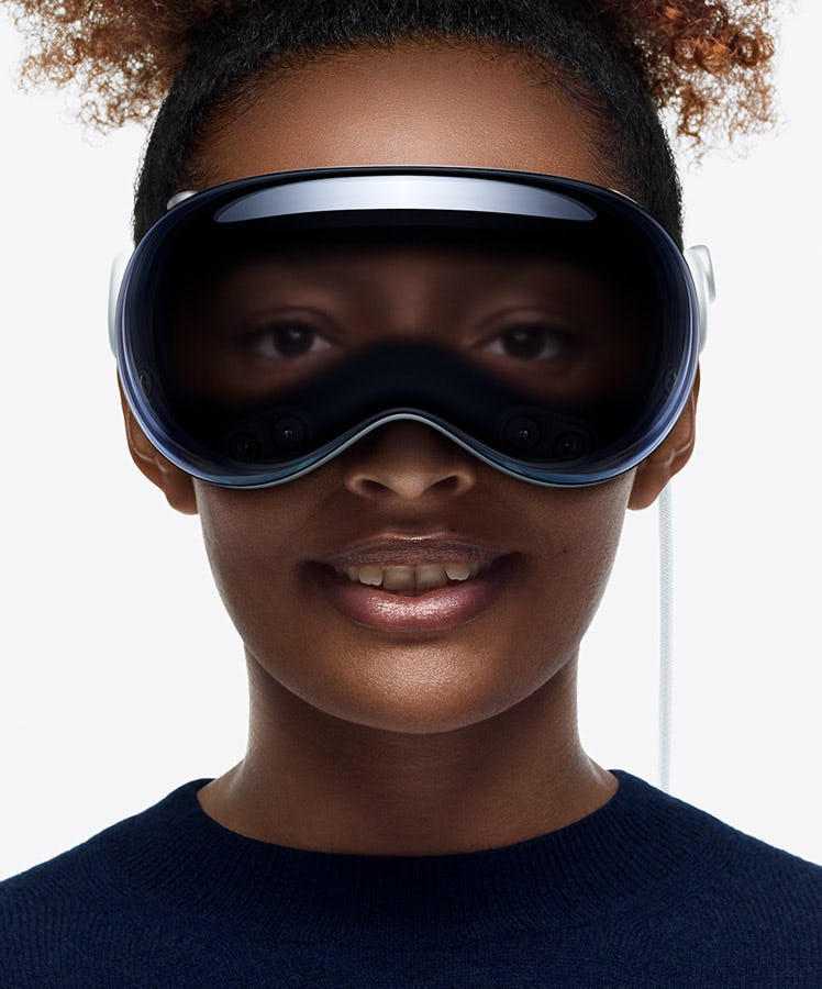 I Used Apple’s Vision Pro and It’s Absolutely Mind-Blowingly Impressive