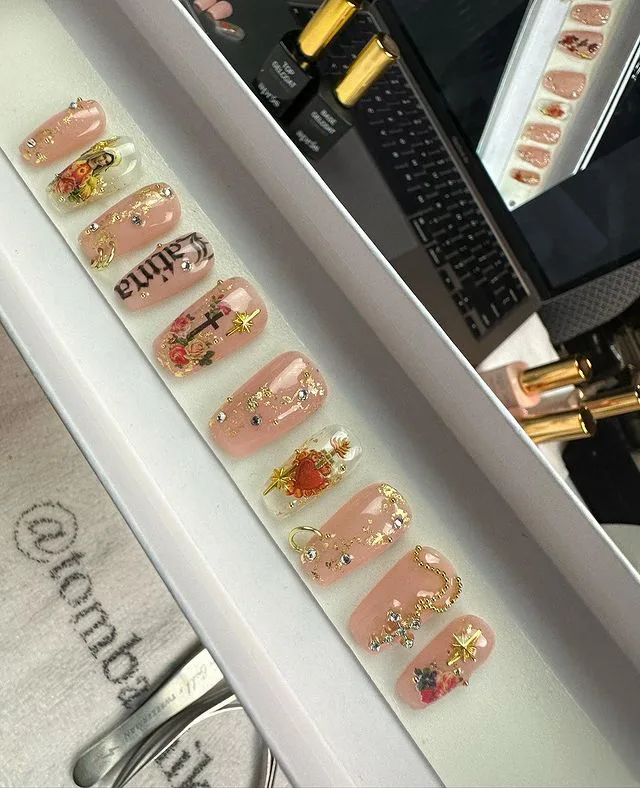 Jennifer Lopez's Cross Nail Art Is As Detailed As An Actual Cathedral