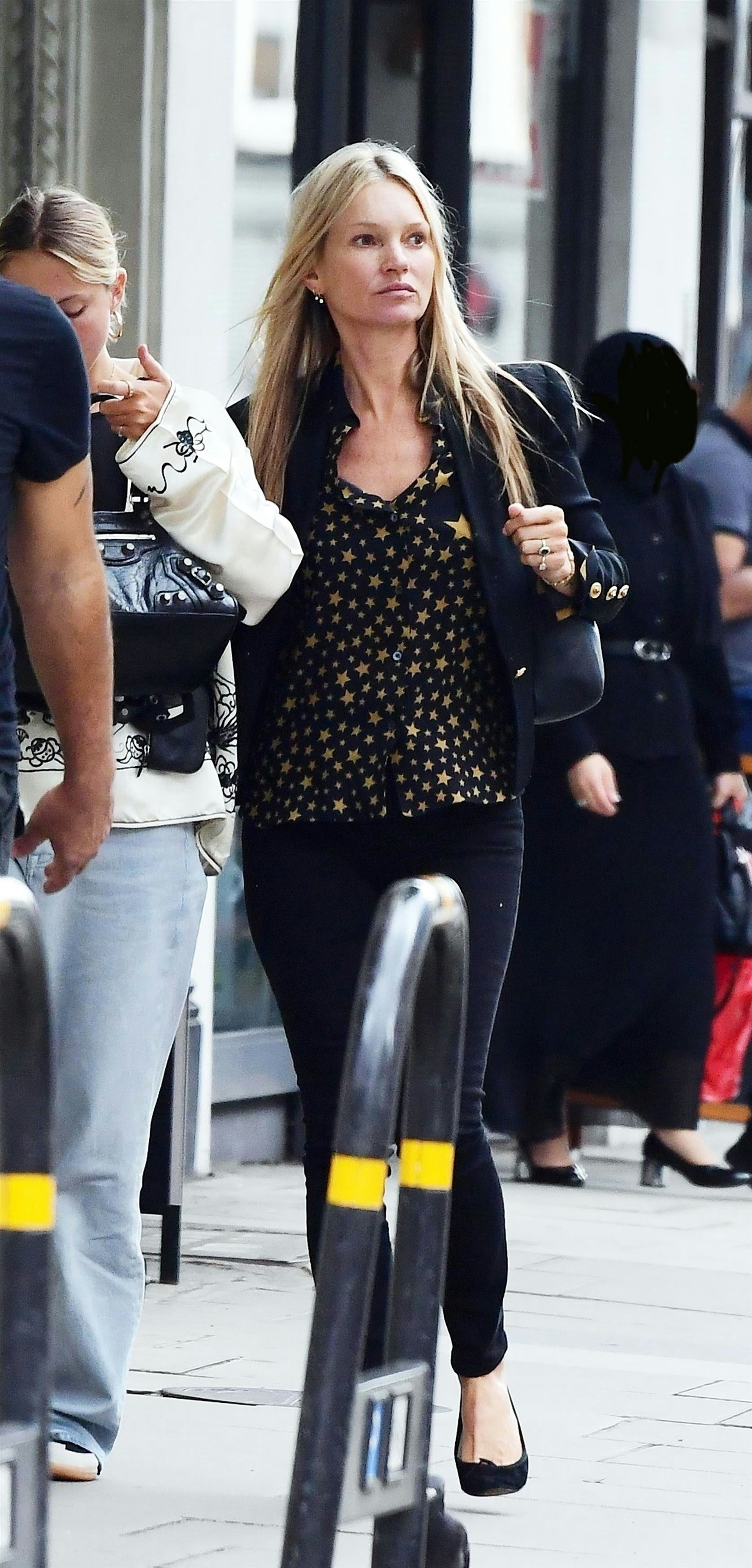 Kate Moss Does Model Off-Duty For Lunch Date With Daughter Lila