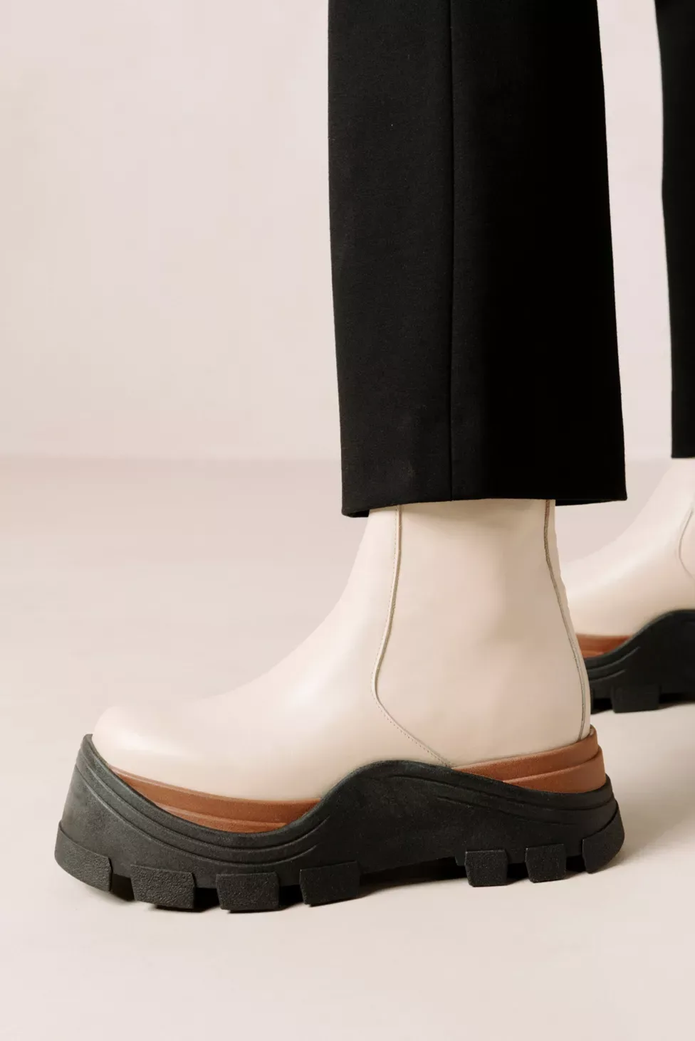 White Ankle Boots: Here Are The 5 Styles To Shop This Fall