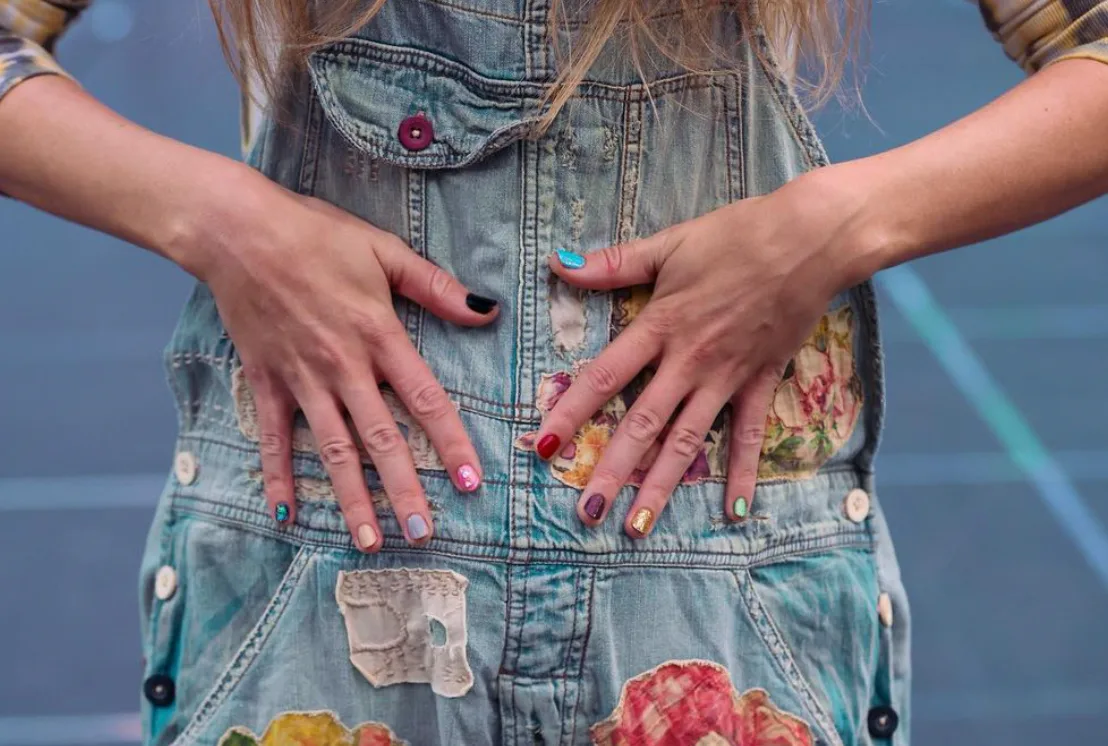 Taylor Swift's Long Fishtail Braid Is Storybook-Level Whimsical