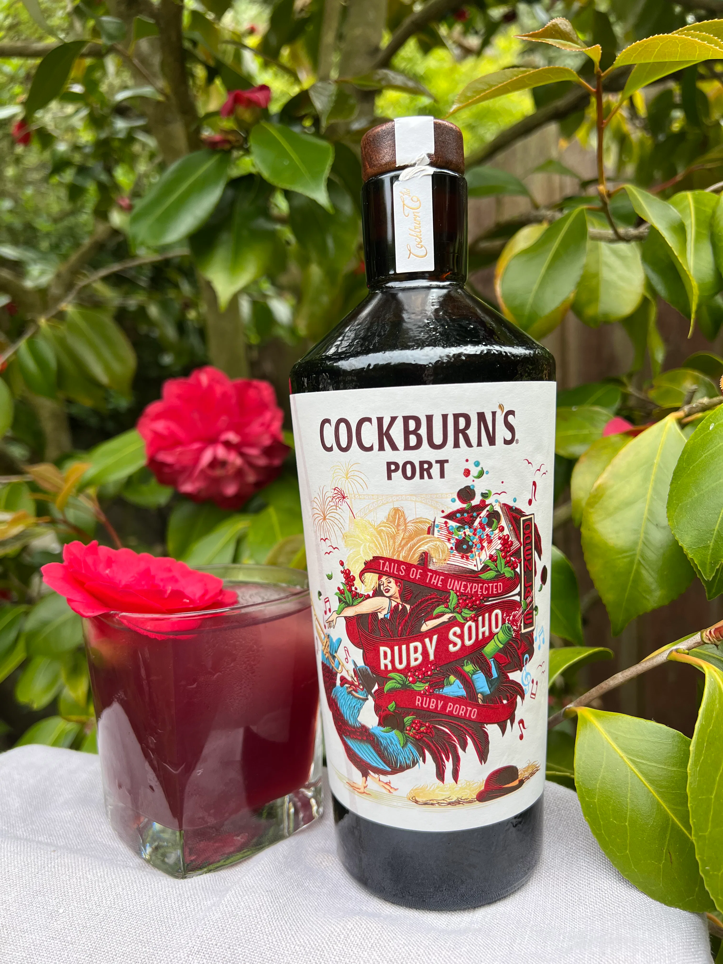 The Best Tropical Cocktails To Whip Up All Summer