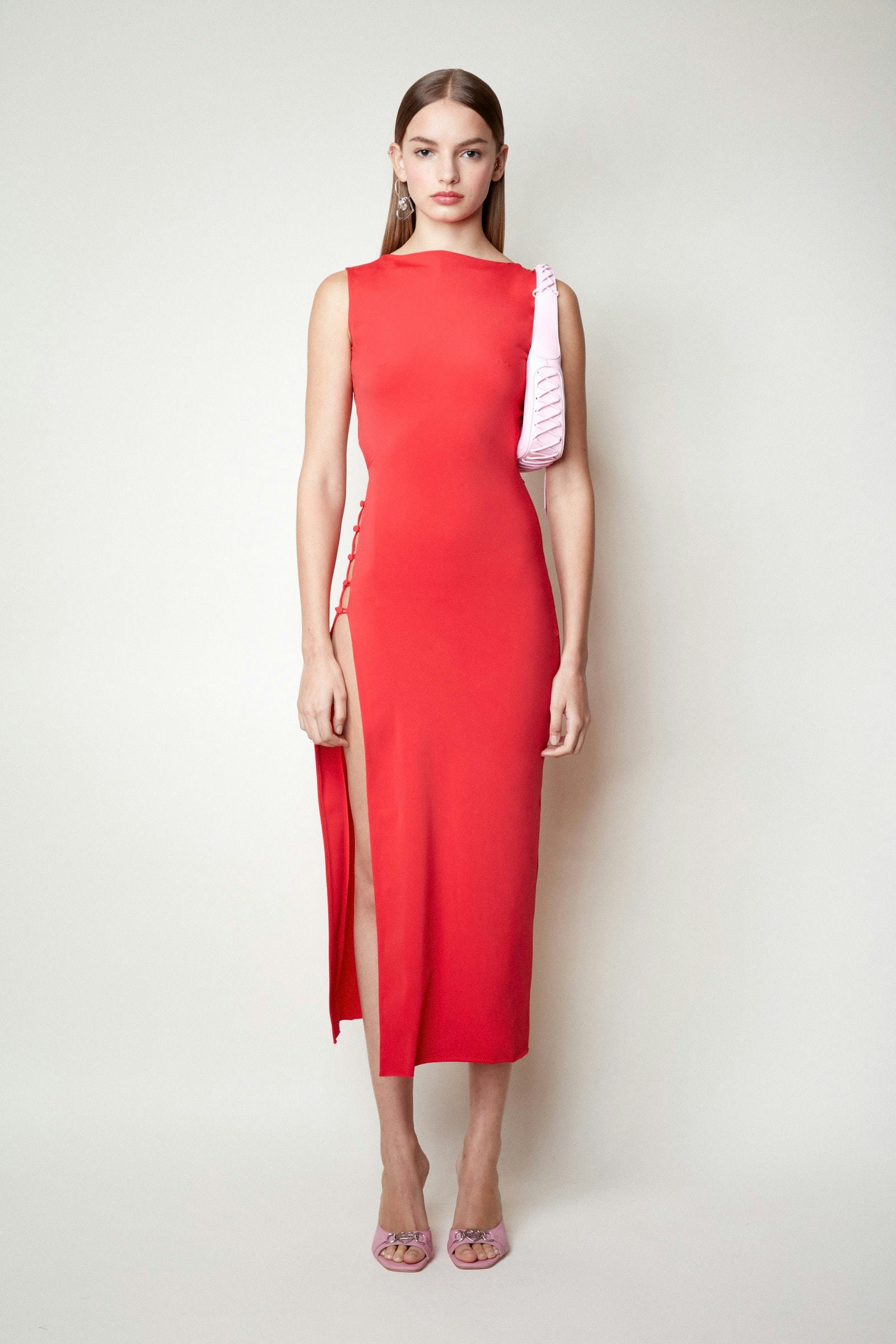 Emily Ratajkowski's Dog-Walking Outfits Deserve A Closer Look