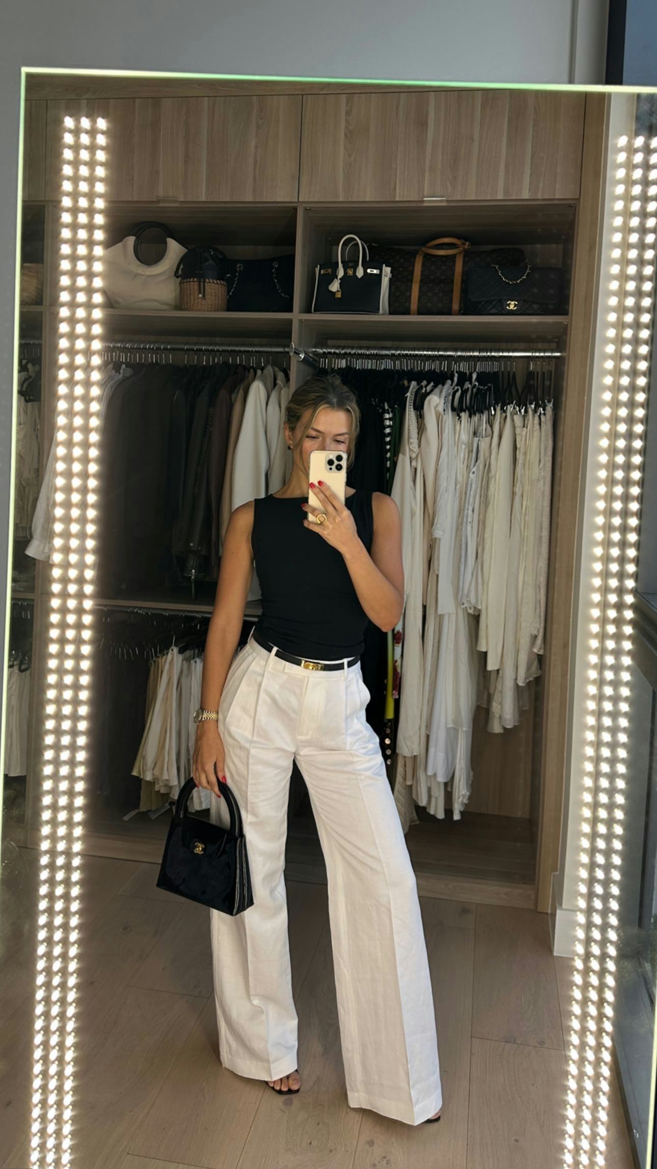Cass DiMicco's Style Is Laid-Back Yet Dressy — Here's How She Strikes A ...