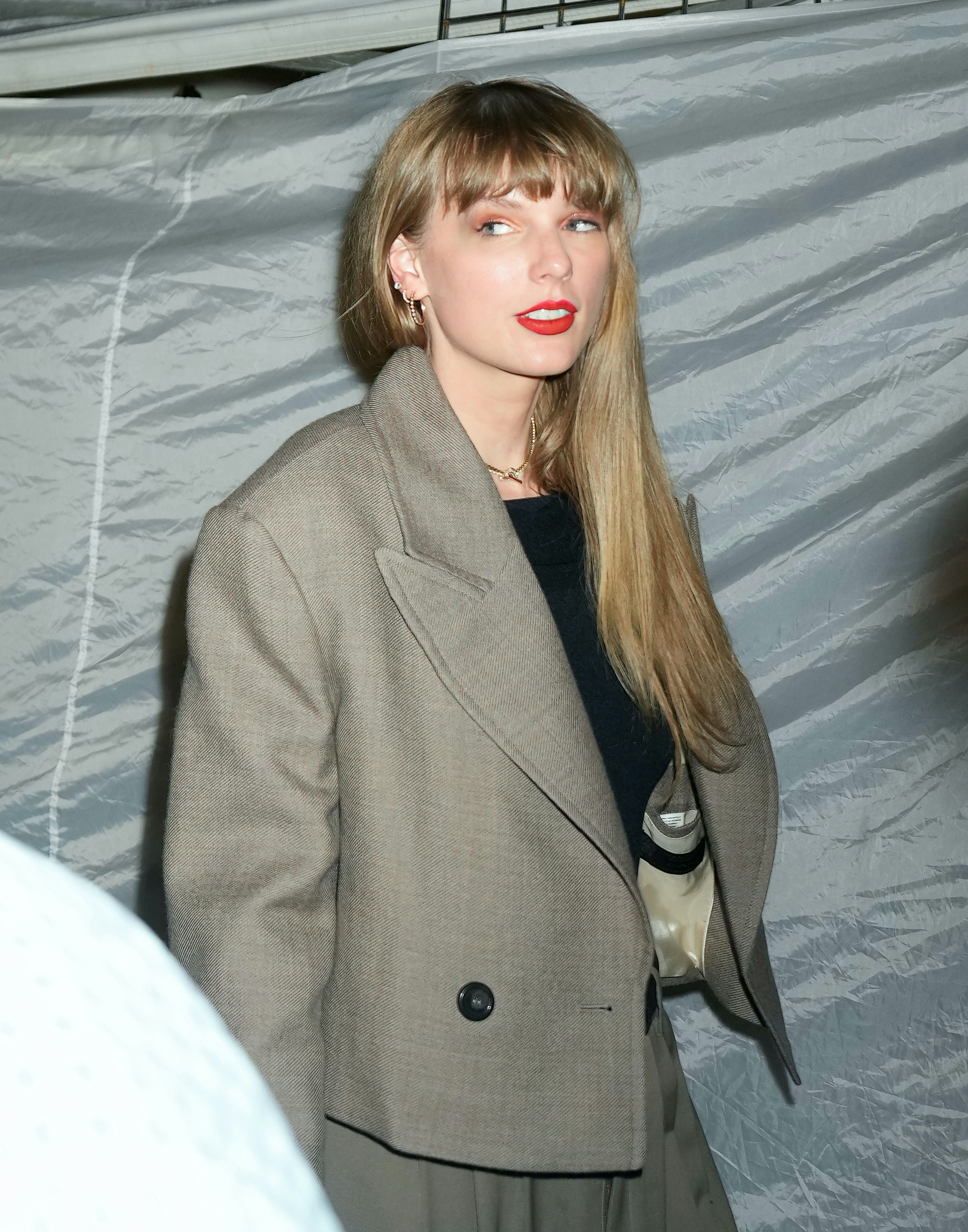 Taylor Swift Suits Up For Another Dinner In New York With Sophie Turner