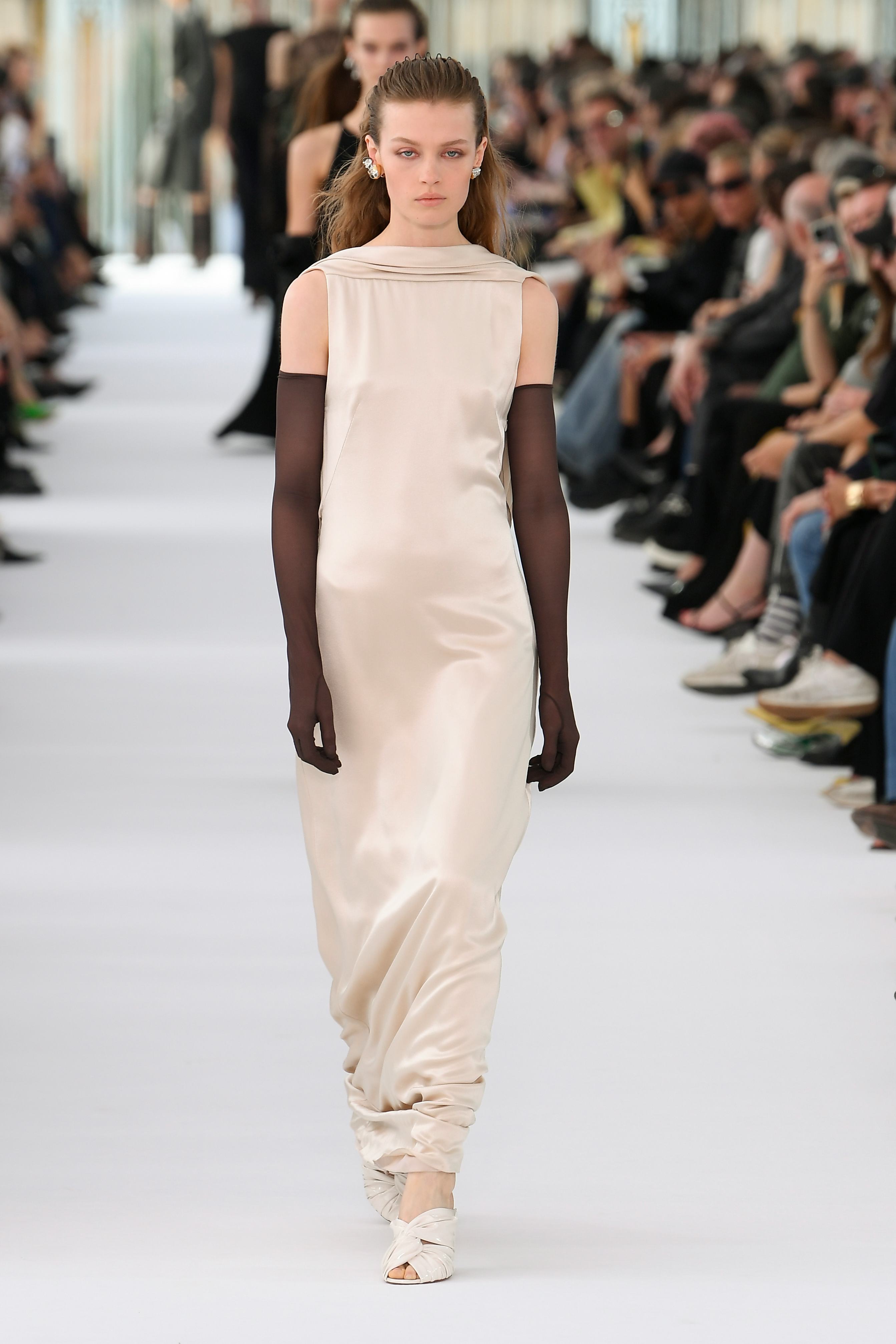 Givenchy Spring 2024 Paris Fashion Week: A New Sense of Lightness
