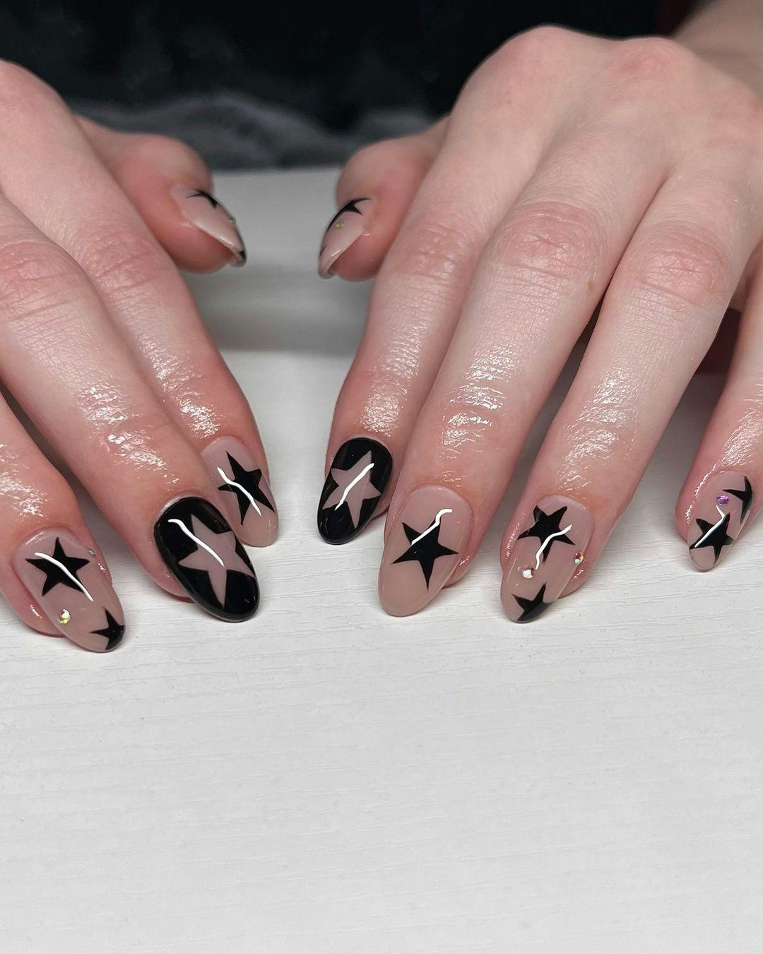 11 Football-Inspired Nail Designs That Are Anything But Cheugy