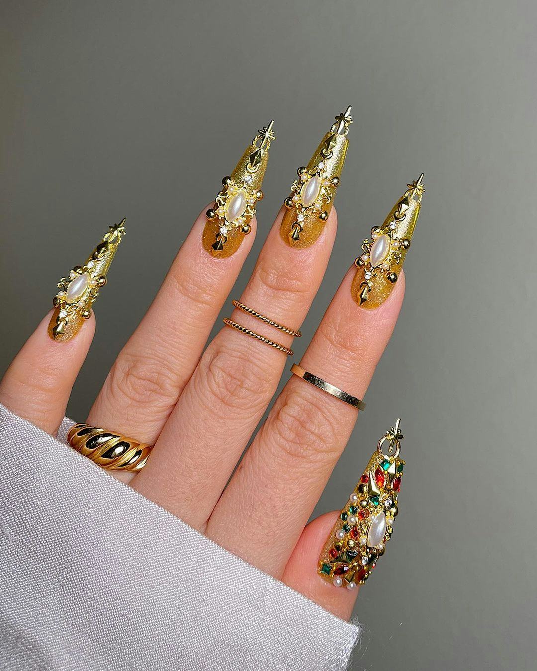 12 "Mob Wife" Aesthetic Nail Ideas That Are So Carmela Soprano-Coded