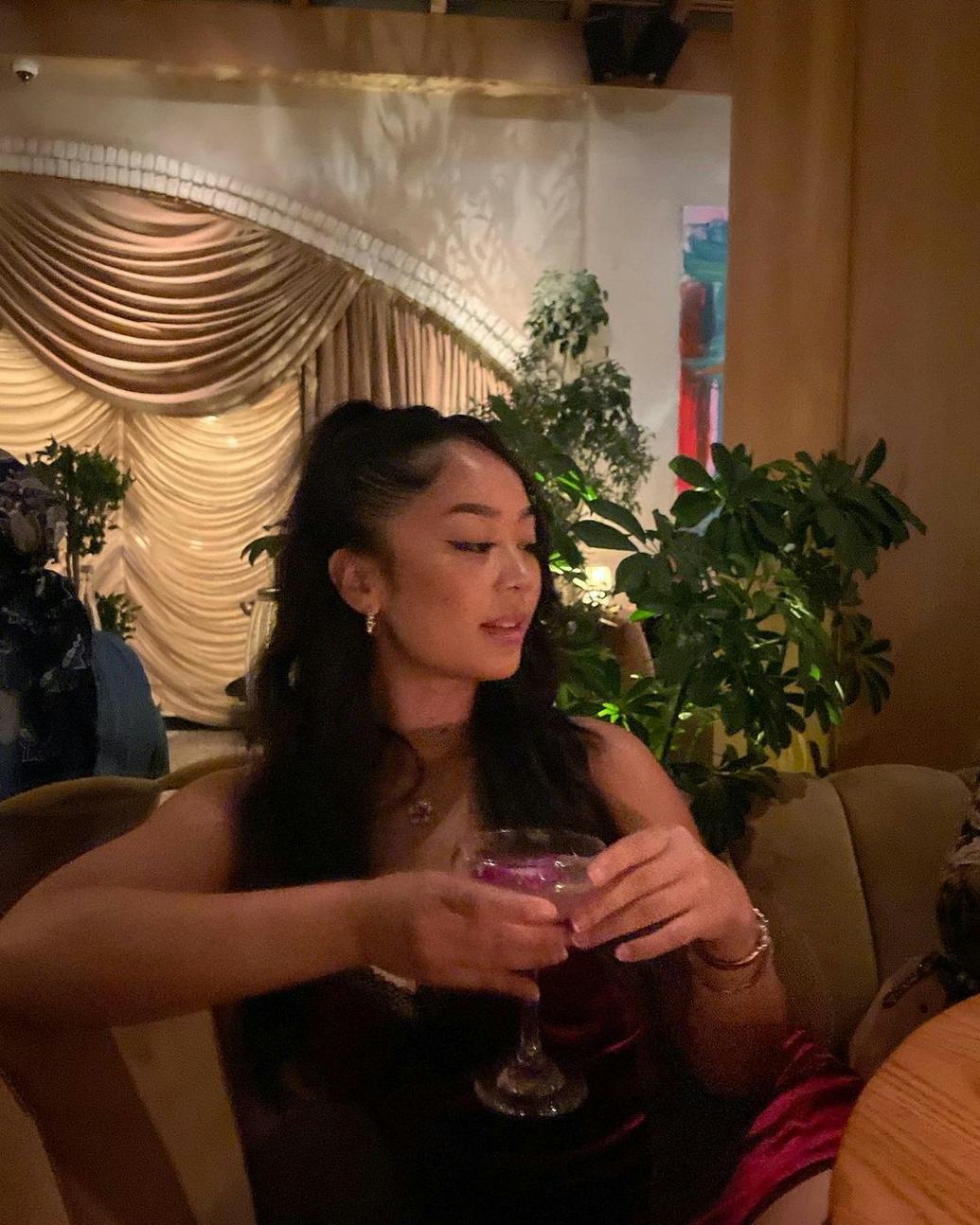 Lea From 'The Bachelor': Mystery Card, Job, Instagram, & Spoilers