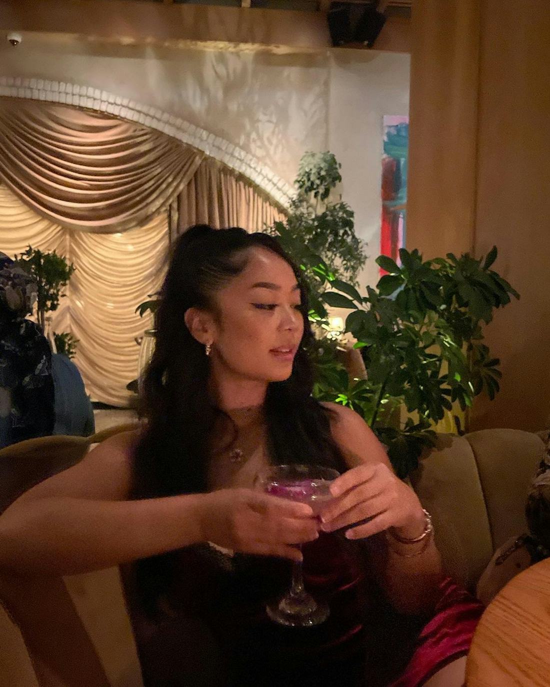 Lea From 'The Bachelor': Mystery Card, Job, Instagram, & Spoilers