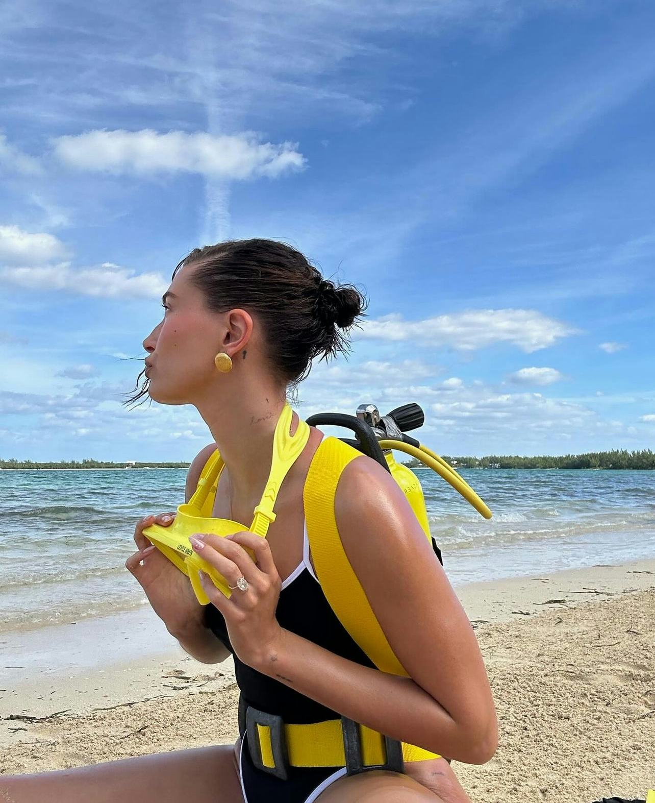 Hailey Bieber’s One-Piece Swimsuit Matched The Tropical Vibes Of Her ...