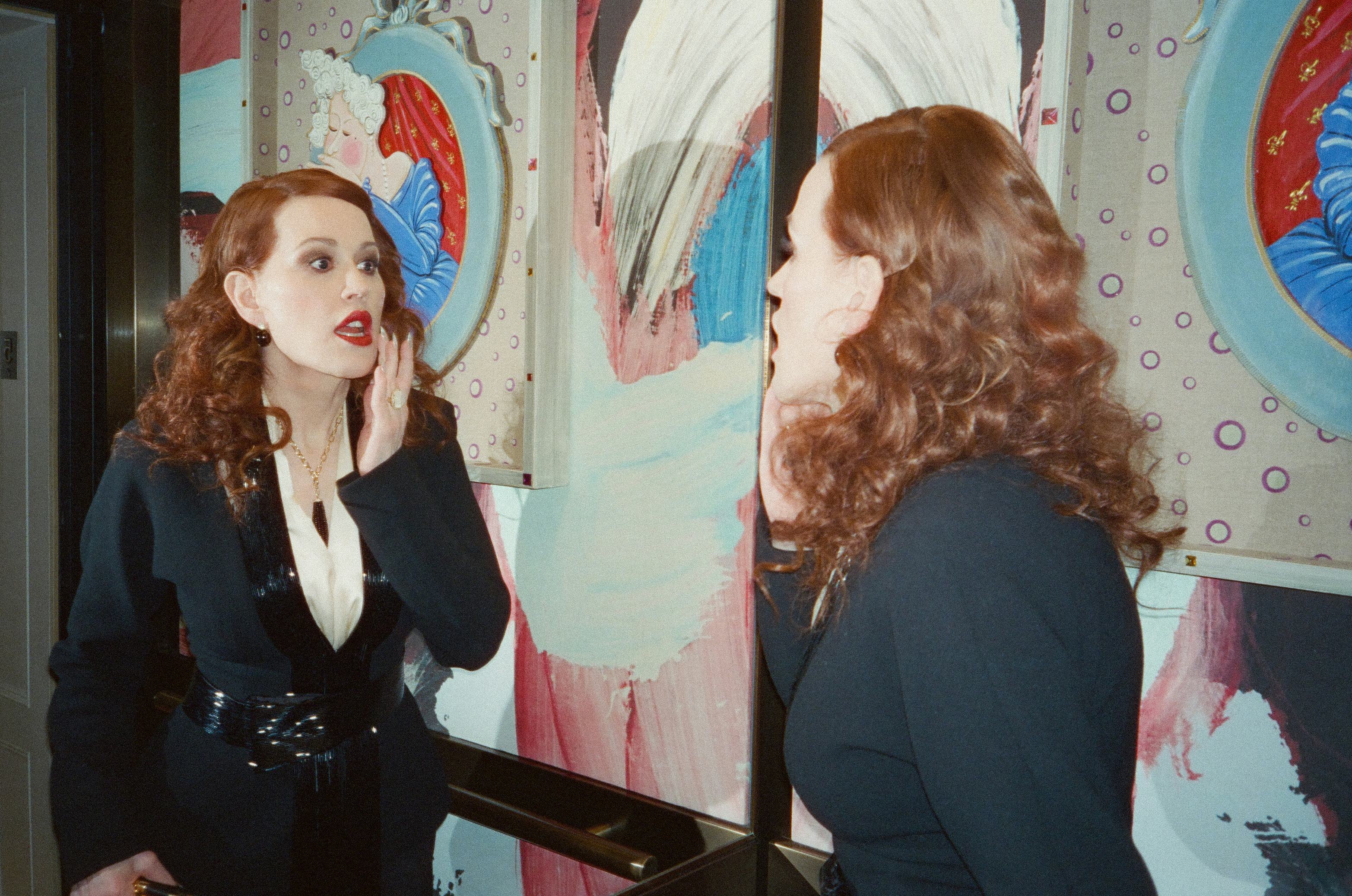 Molly Ringwald on 'Feud: Capotes vs The Swans,' Fashion, Cliques and ...