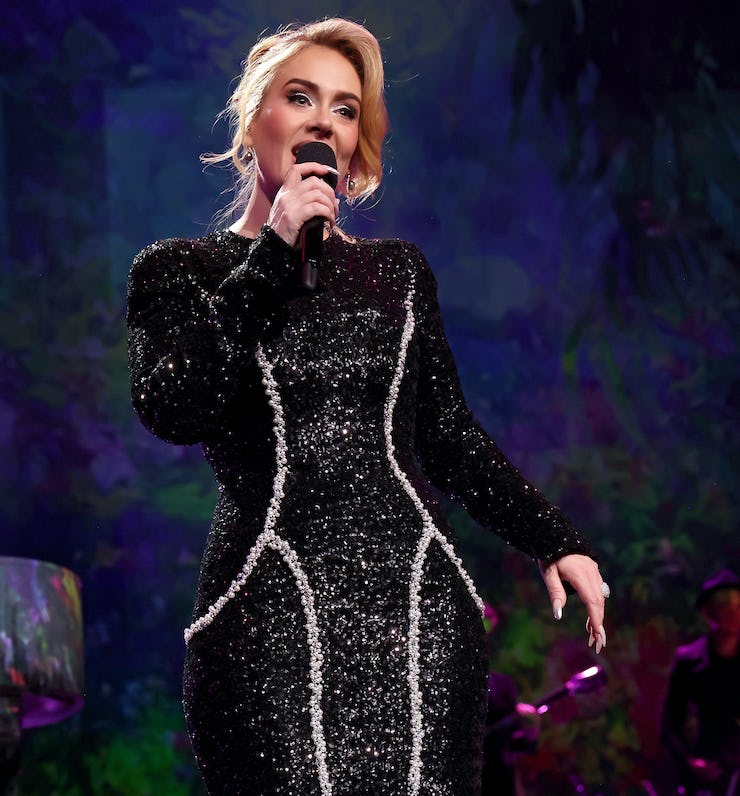 Adele's Silver Eyeshadow Looks Like Molten Metal Under The Spotlight