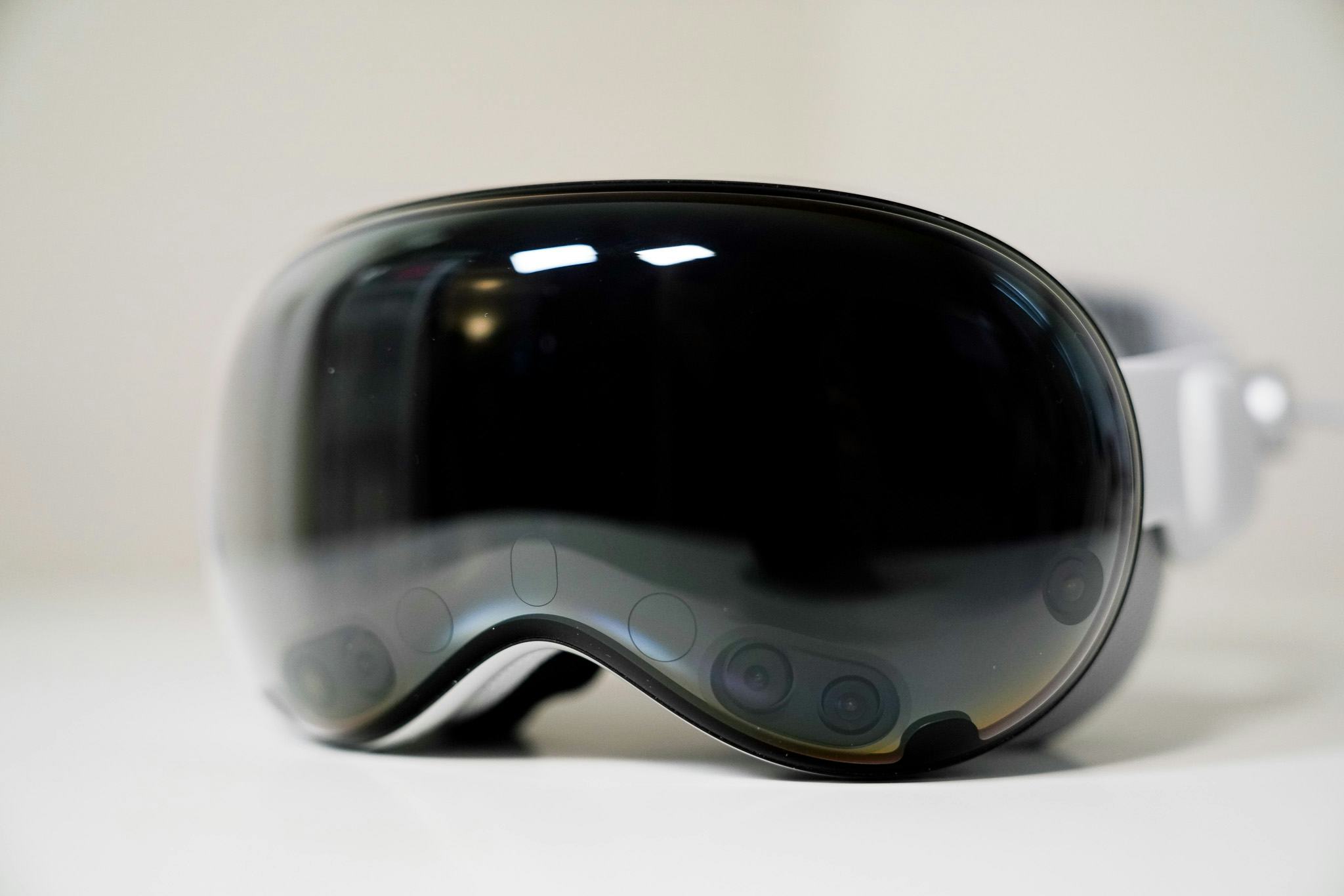 Apple Vision Pro Unboxing: All the Secrets We Just Discovered