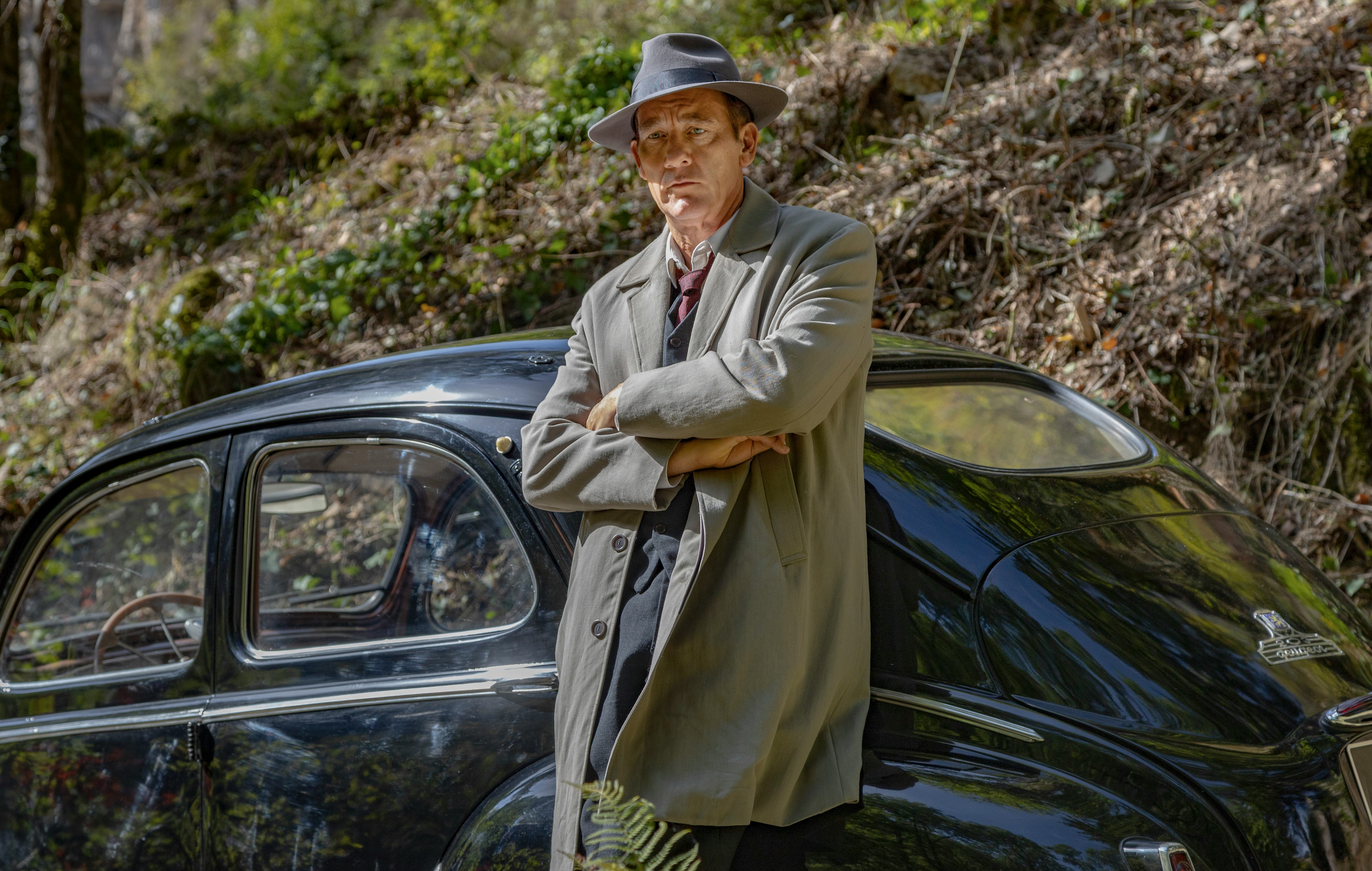 Is 'Monsieur Spade' Based On A Book? 'The Maltese Falcon' Ending, Explained